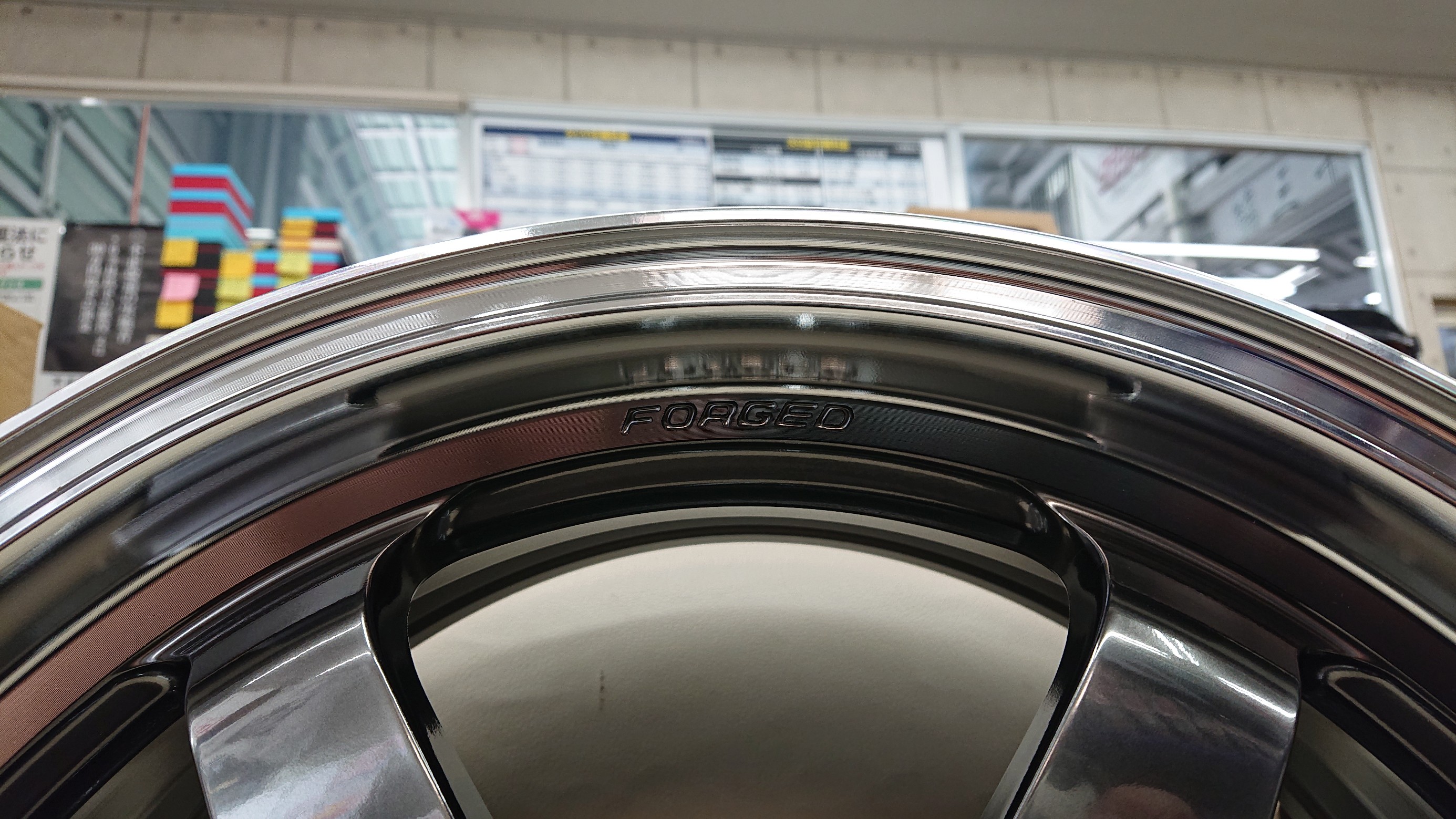 RAYS（レイズ）の新作 VOLK RACING「TE37 KCR PROGRESSIVE MODEL」が 顔見せに来店しました♪ | ホイール タイヤ > タイヤ・ホイール交換 | Feel ...