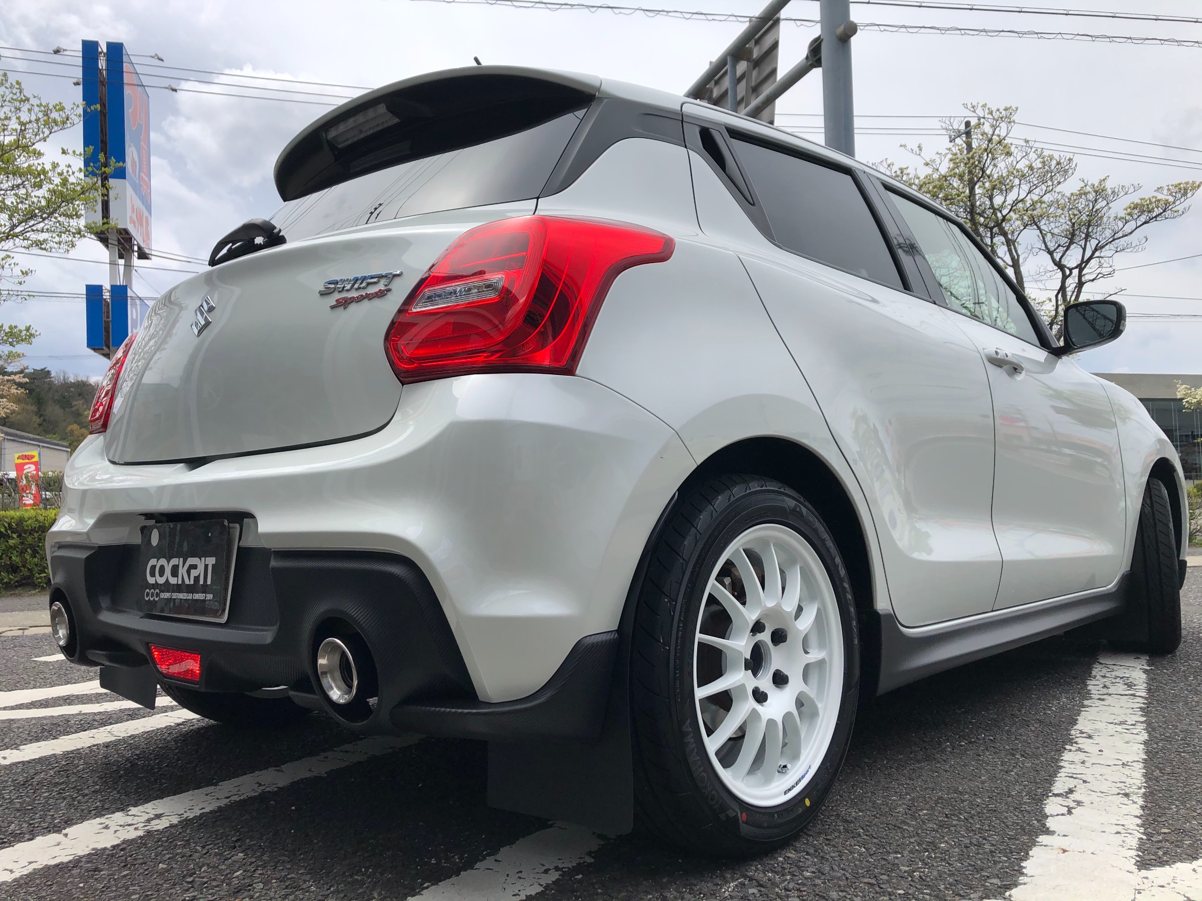 スイフトスポーツ カスタマイズ事例 : ZC33S × ENKEI sport RC-T5 | オーナーズカーインデックス | カスタマイズカー紹介 | コクピット 荒井 | お客さまの車高調 ...