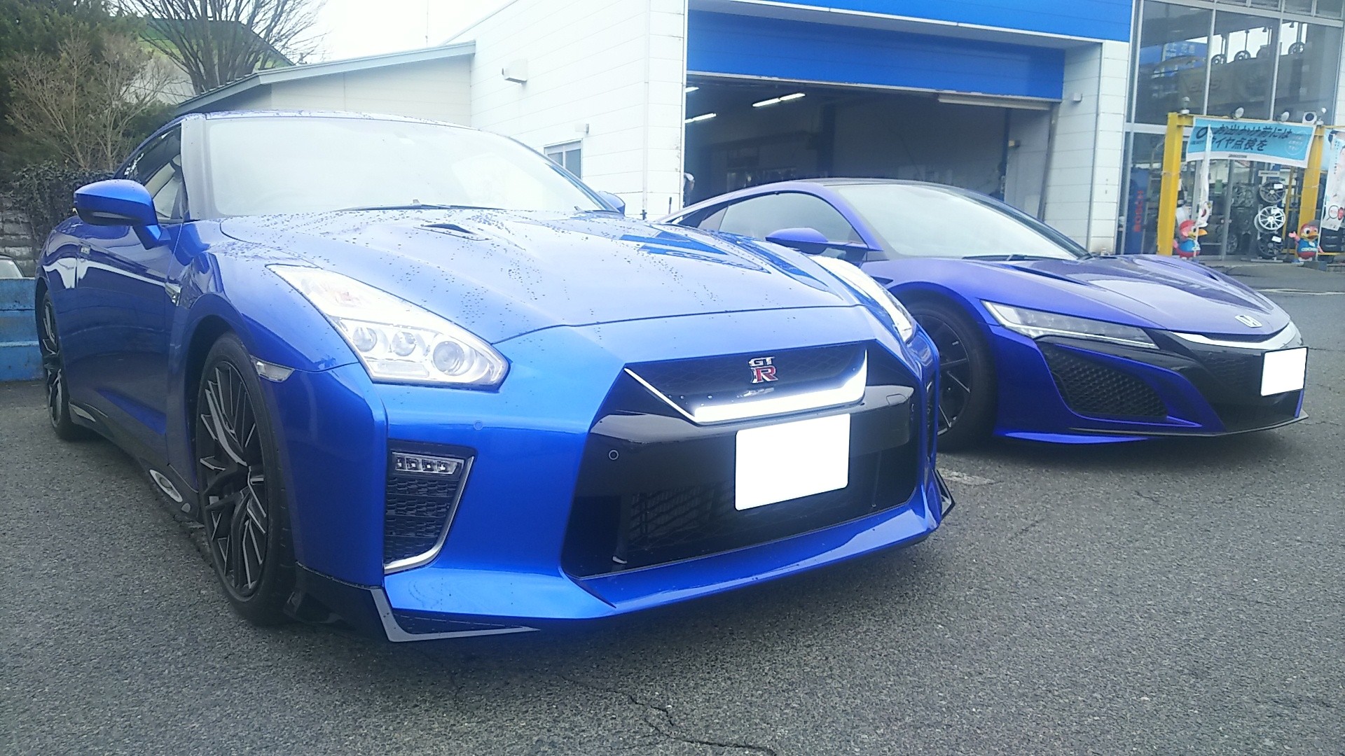 【Wangan Blue】のR35へRECARO☆そして【Nouvelle Blue Pearl】のあのお車も♪ | 日産 GT-R ...