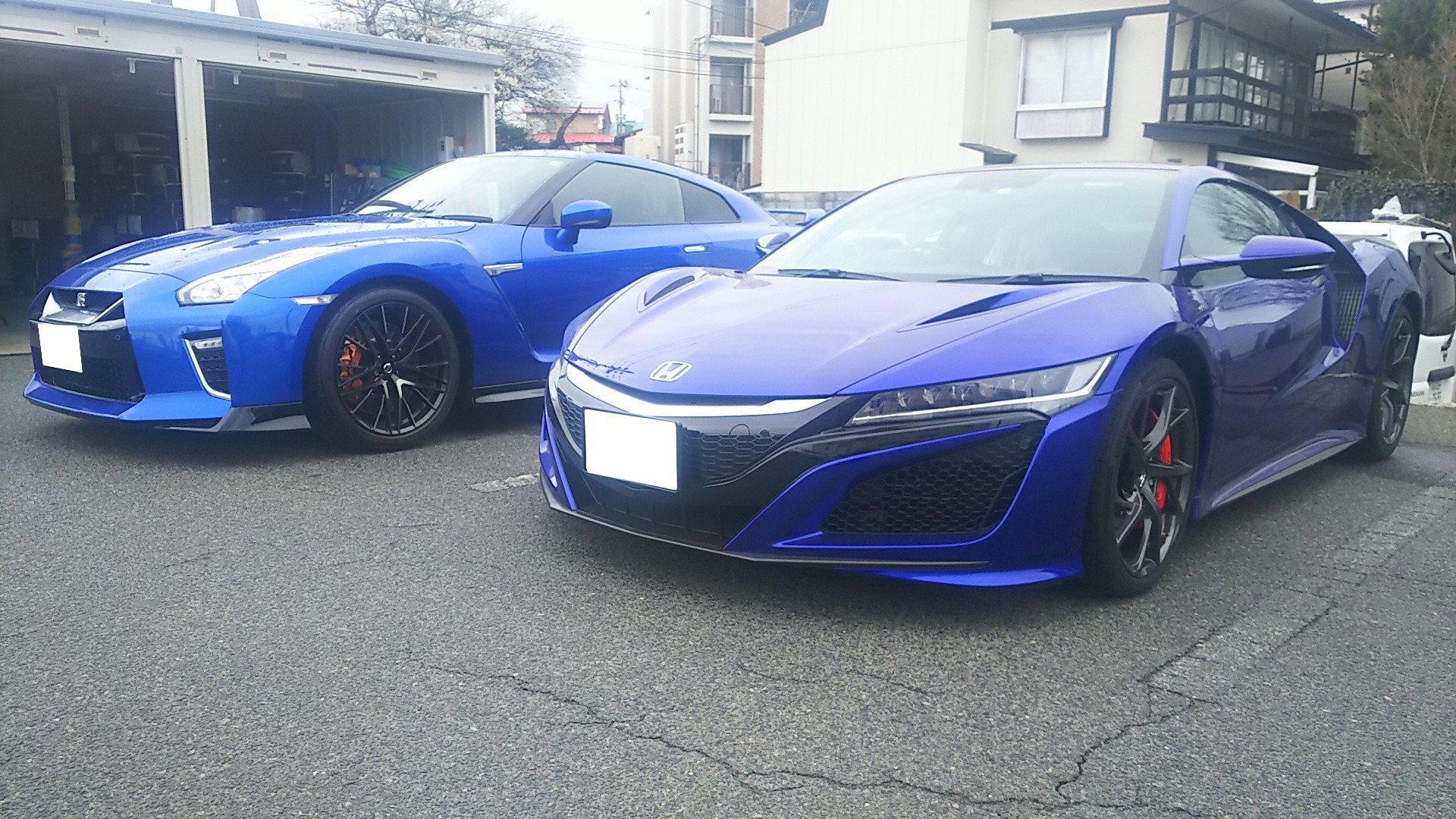 【Wangan Blue】のR35へRECARO☆そして【Nouvelle Blue Pearl】のあのお車も♪ | 日産 GT-R ...