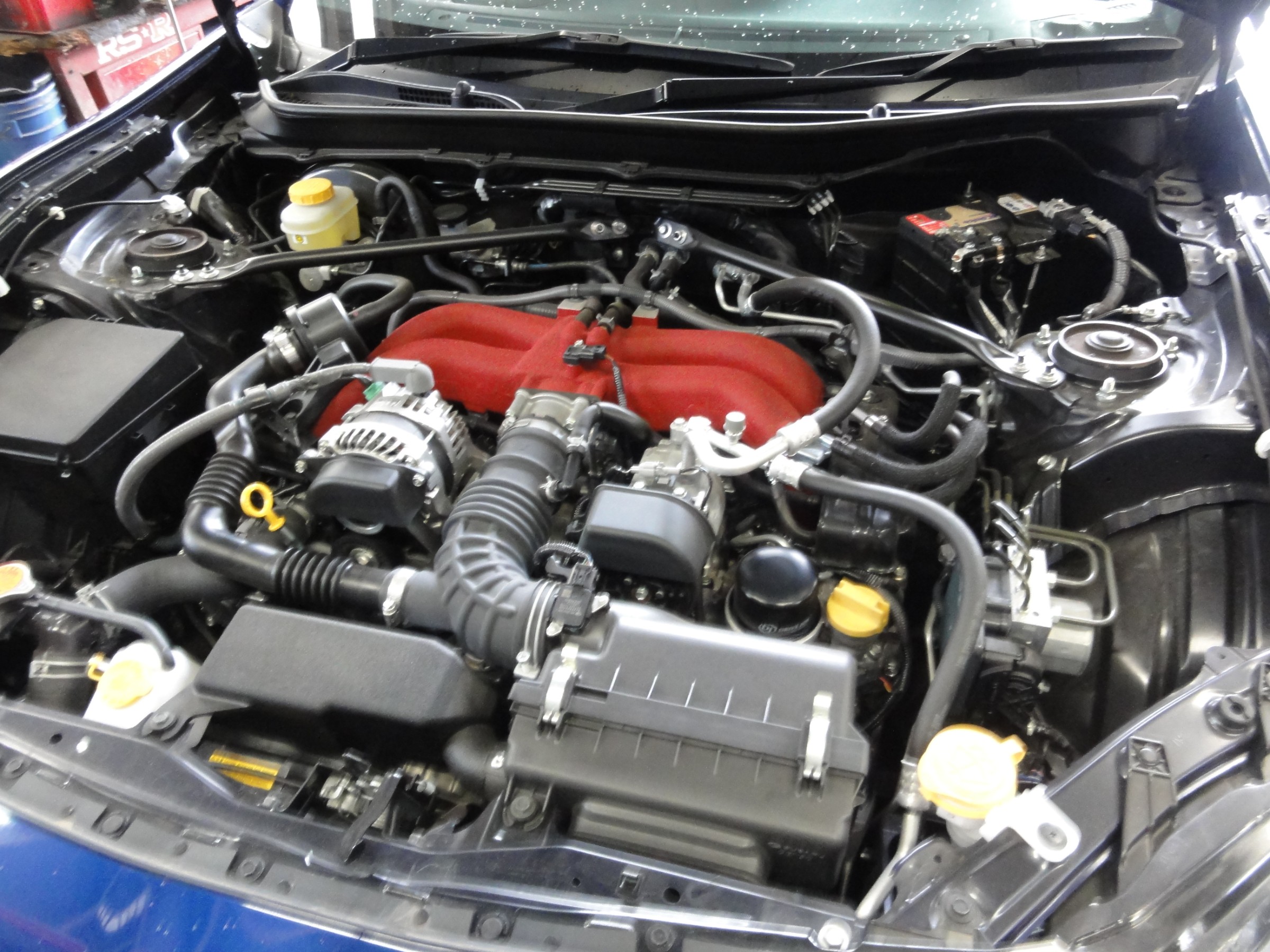 86（ZN6）エンジンオイル交換。 | トヨタ 86（ZN6） メンテナンス（オイル・バッテリー他） メンテナンス（オイル・バッテリー他 ...