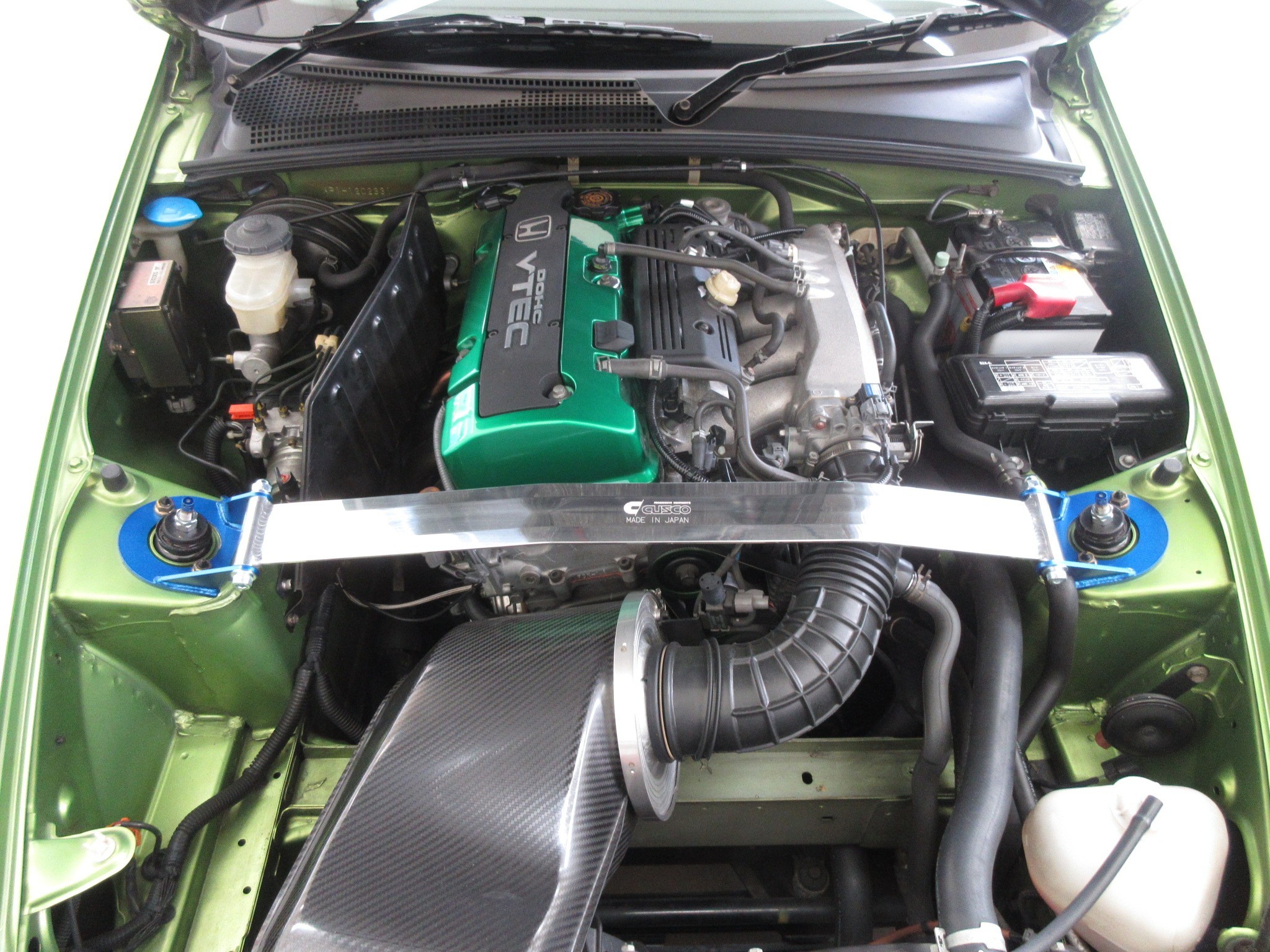 連続の”衣替え”で大好きな愛車をイメージチェンジ！ホンダ S2000（AP1）＆「WORK EMOTION T5R 2P」＋「POTENZA ...