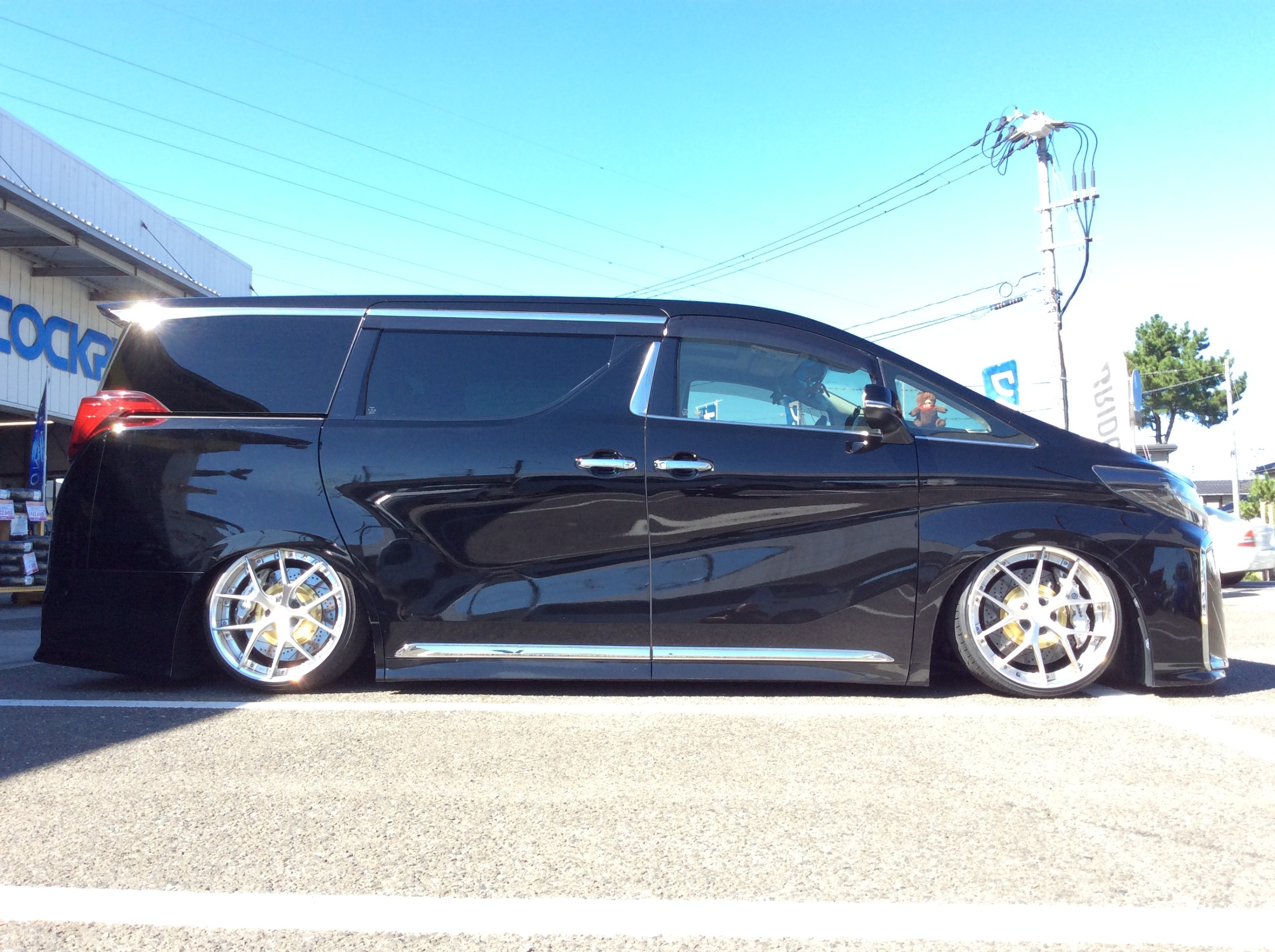 鍛造ホイール BBS RI-S | スタッフ日記 | コクピット 名取 | 車のカスタマイズにかかわるスタッフより