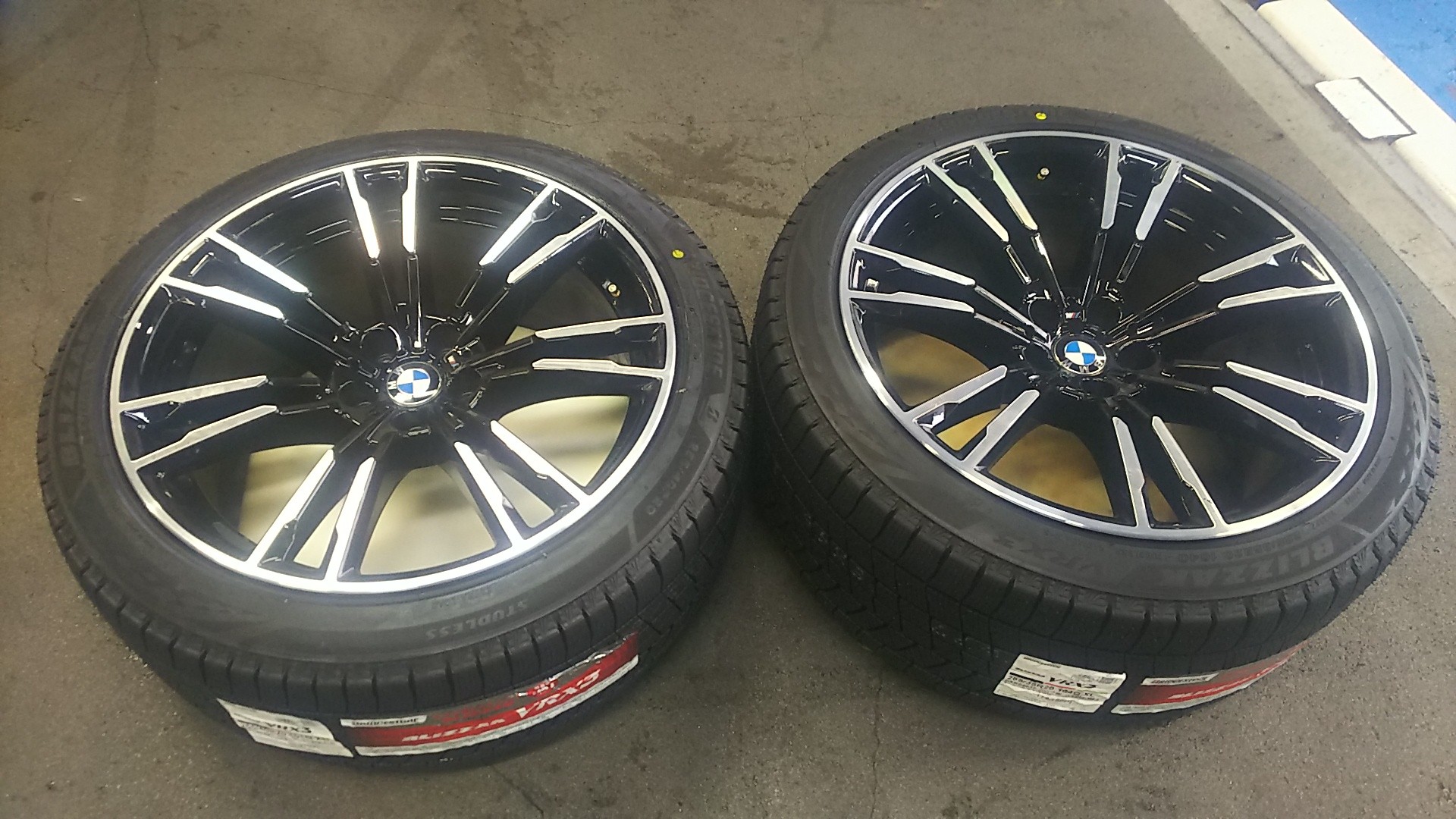 ついに入荷！「極太VRX3」☆ | BMW M5 タイヤ タイヤ > タイヤ・ホイール交換 | スタッフ日記 | コクピット モリオカ | 車のカスタマイズにかかわるスタッフより