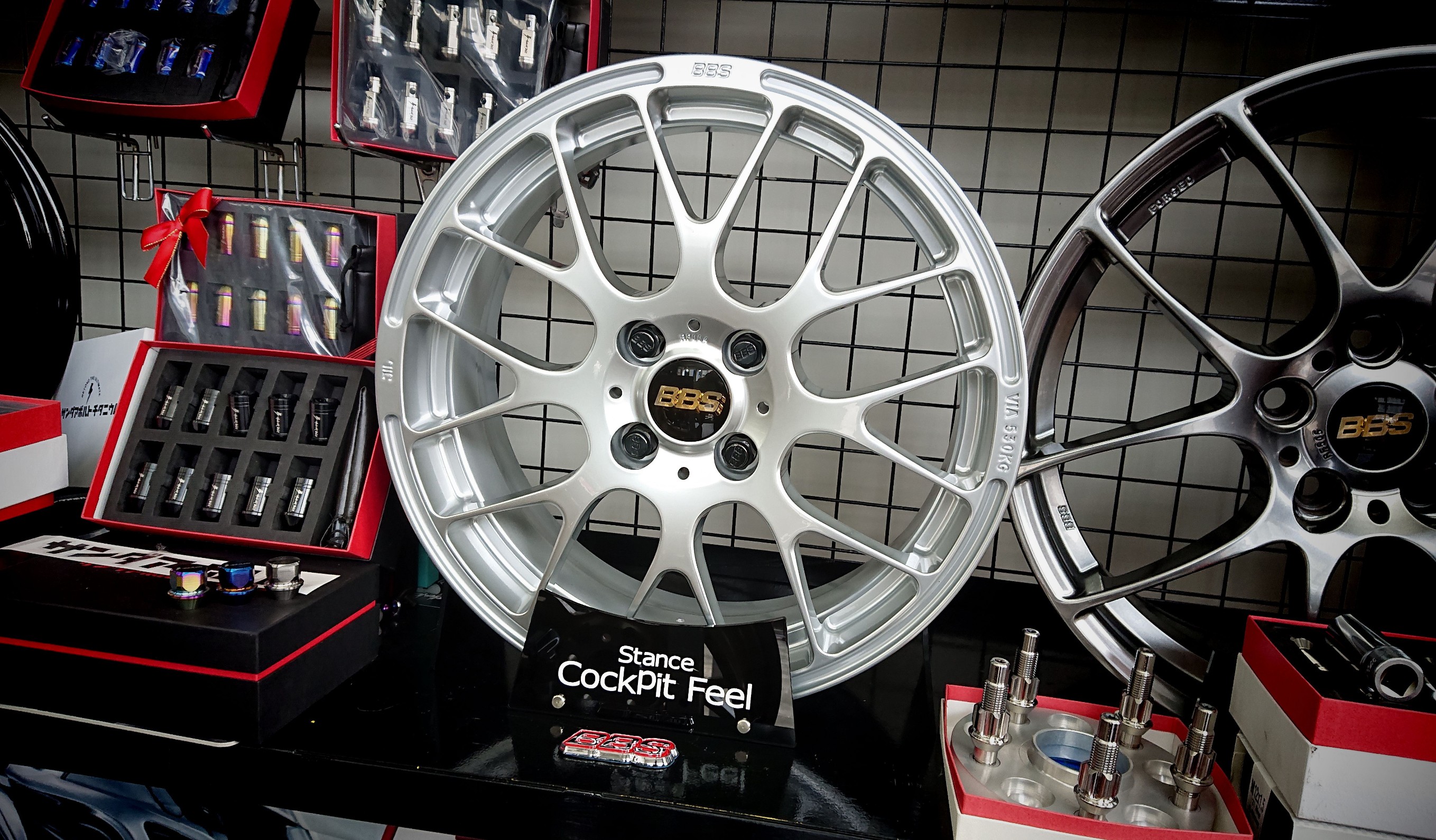 BBSの展示コーナーに【RP】が仲間入りしました ／ BBS RP ダイヤモンドシルバー（DS） | ホイール タイヤ > タイヤ・ホイール交換 | Feel Book | スタイルコクピット ...