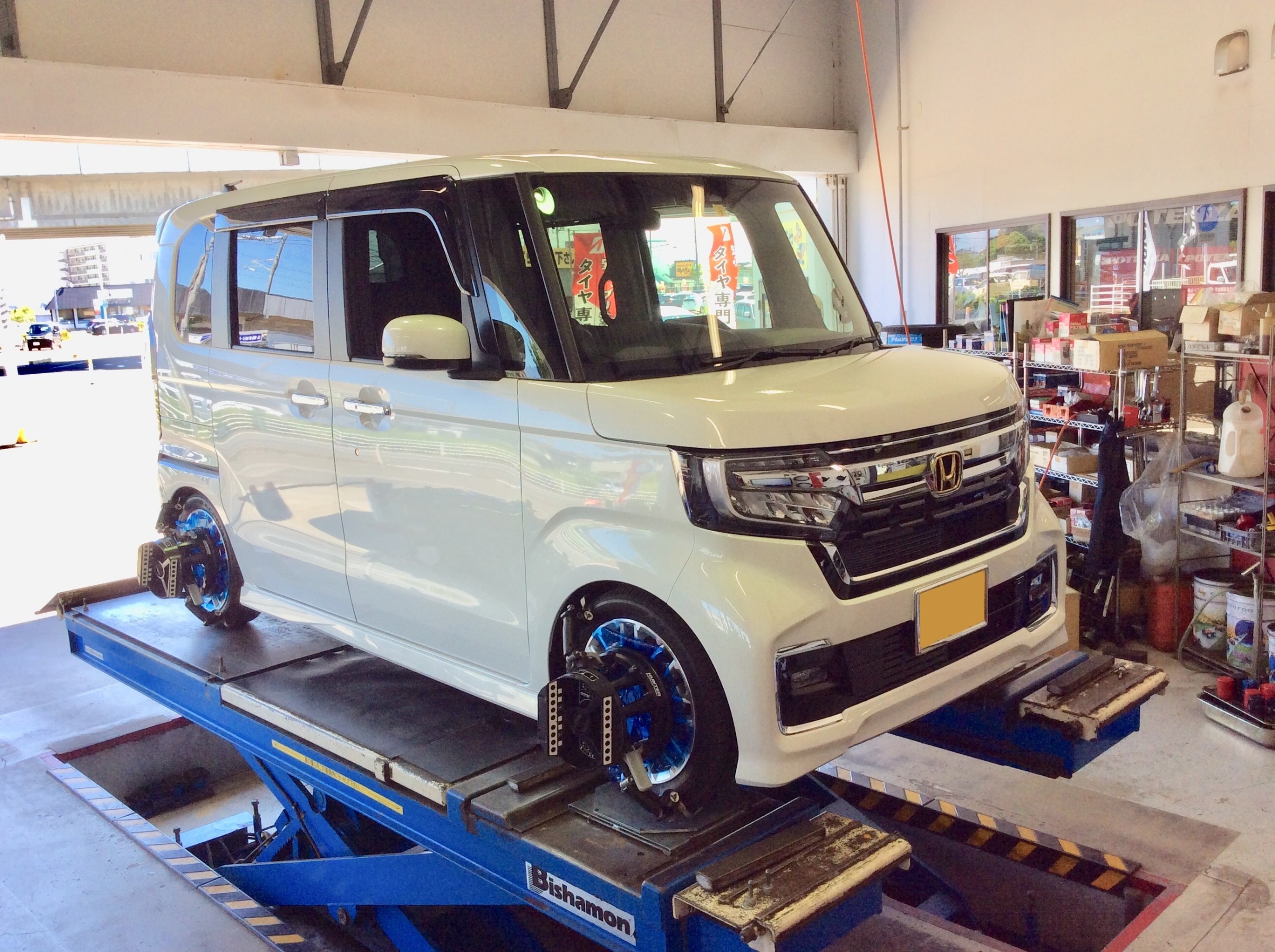 N-BOXカスタム JF3 スプリング交換します！ | ホンダ N-BOX 足まわり（サスペンション・ブレーキ） | カスタマイズ別ショーケース | コクピット 名取 | お店の取付加工事例紹介