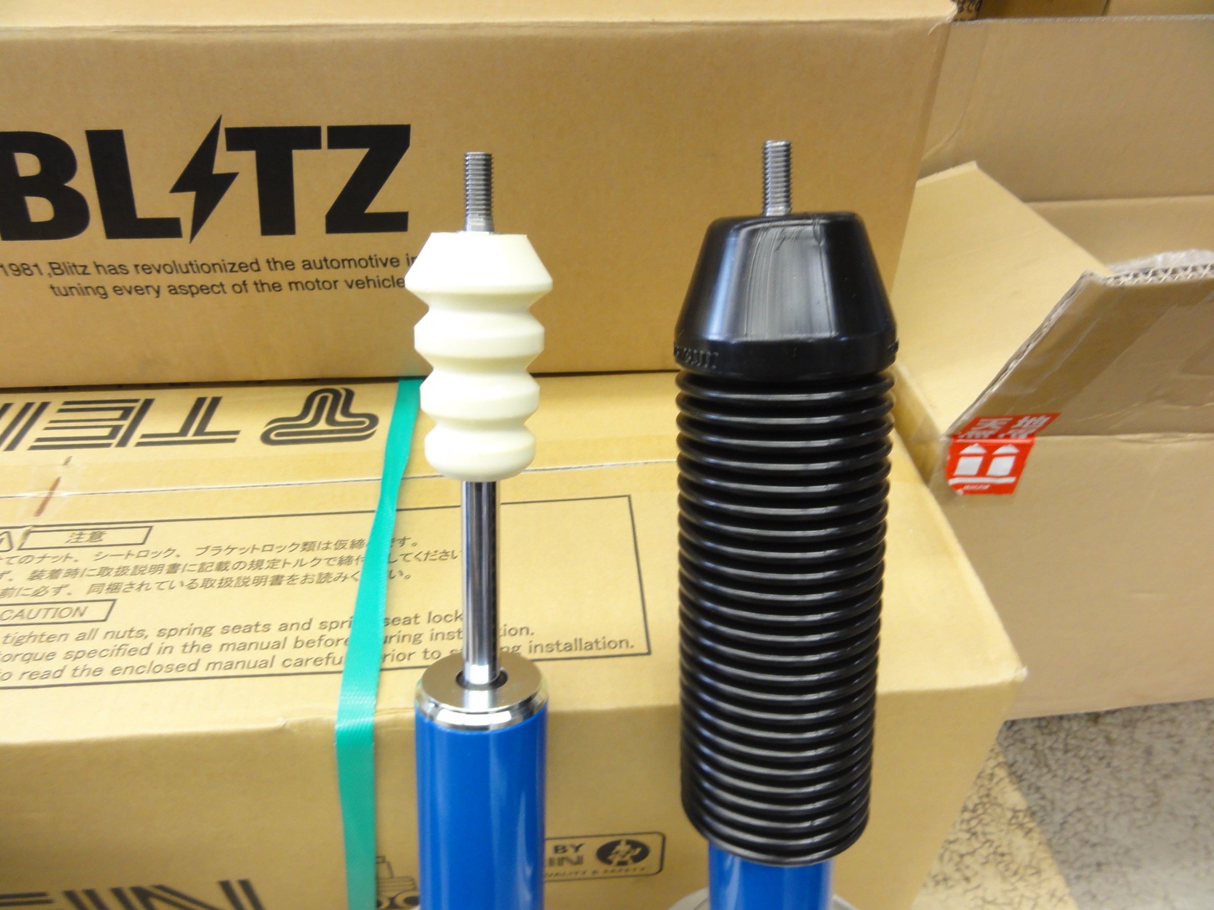 アウトバック（BS9）エナペタル製当店オリジナルショックアブソーバー＆ロケットクラフト製リフトアップキット装着。 | スバル アウトバック ...