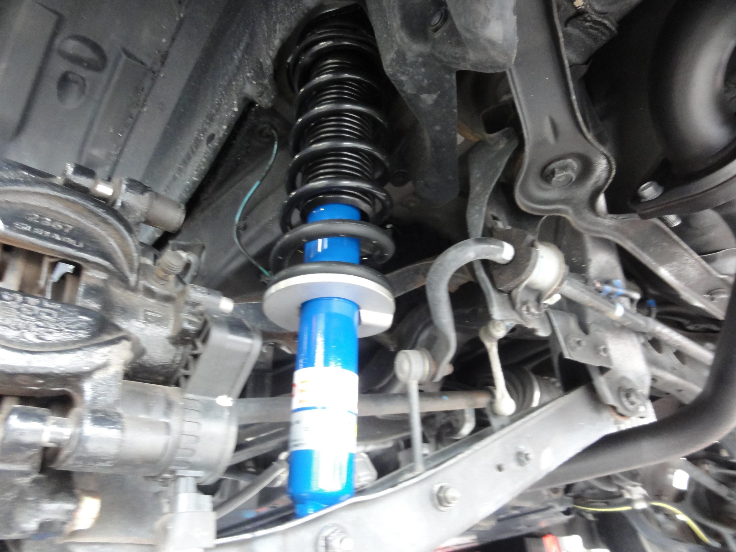 アウトバック（BS9）エナペタル製当店オリジナルショックアブソーバー＆ロケットクラフト製リフトアップキット装着。 | スバル アウトバック ...