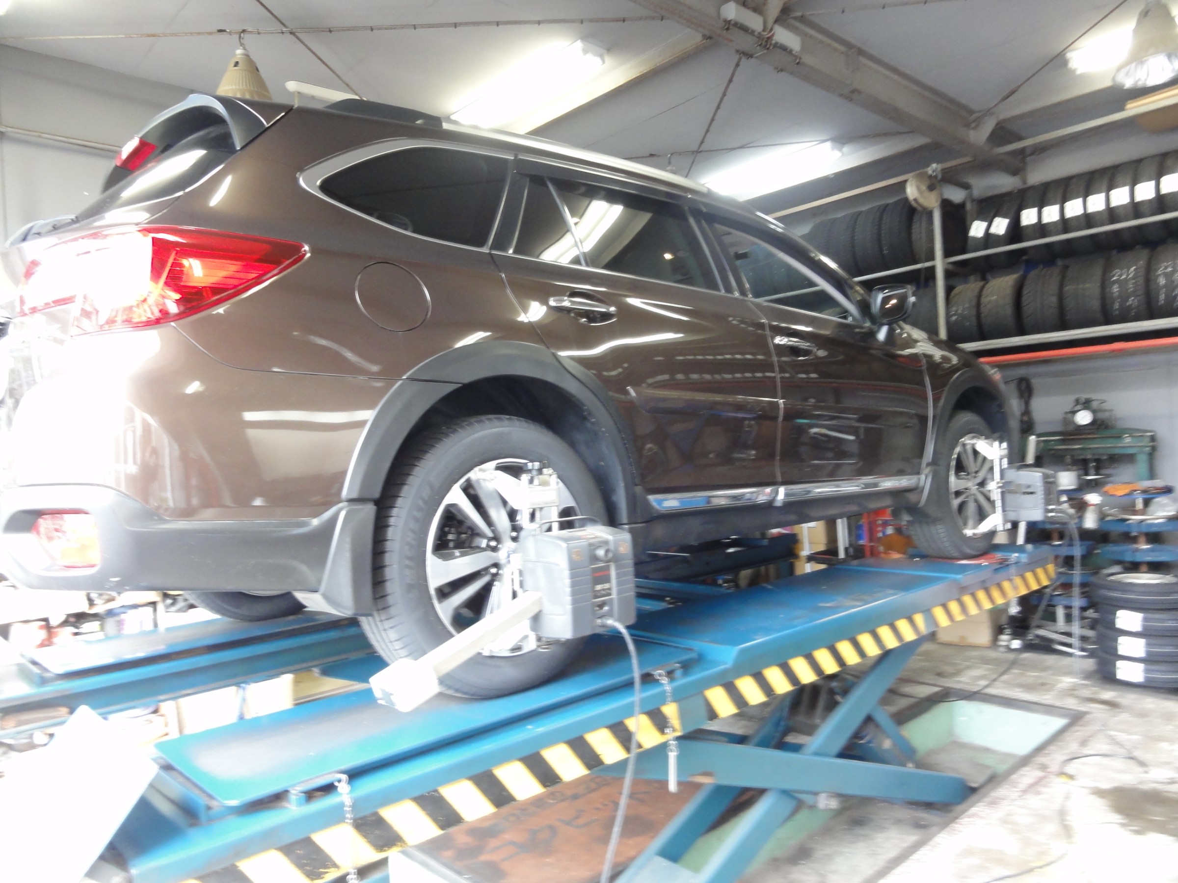 アウトバック（BS9）エナペタル製当店オリジナルショックアブソーバー＆ロケットクラフト製リフトアップキット装着。 | スバル アウトバック ...