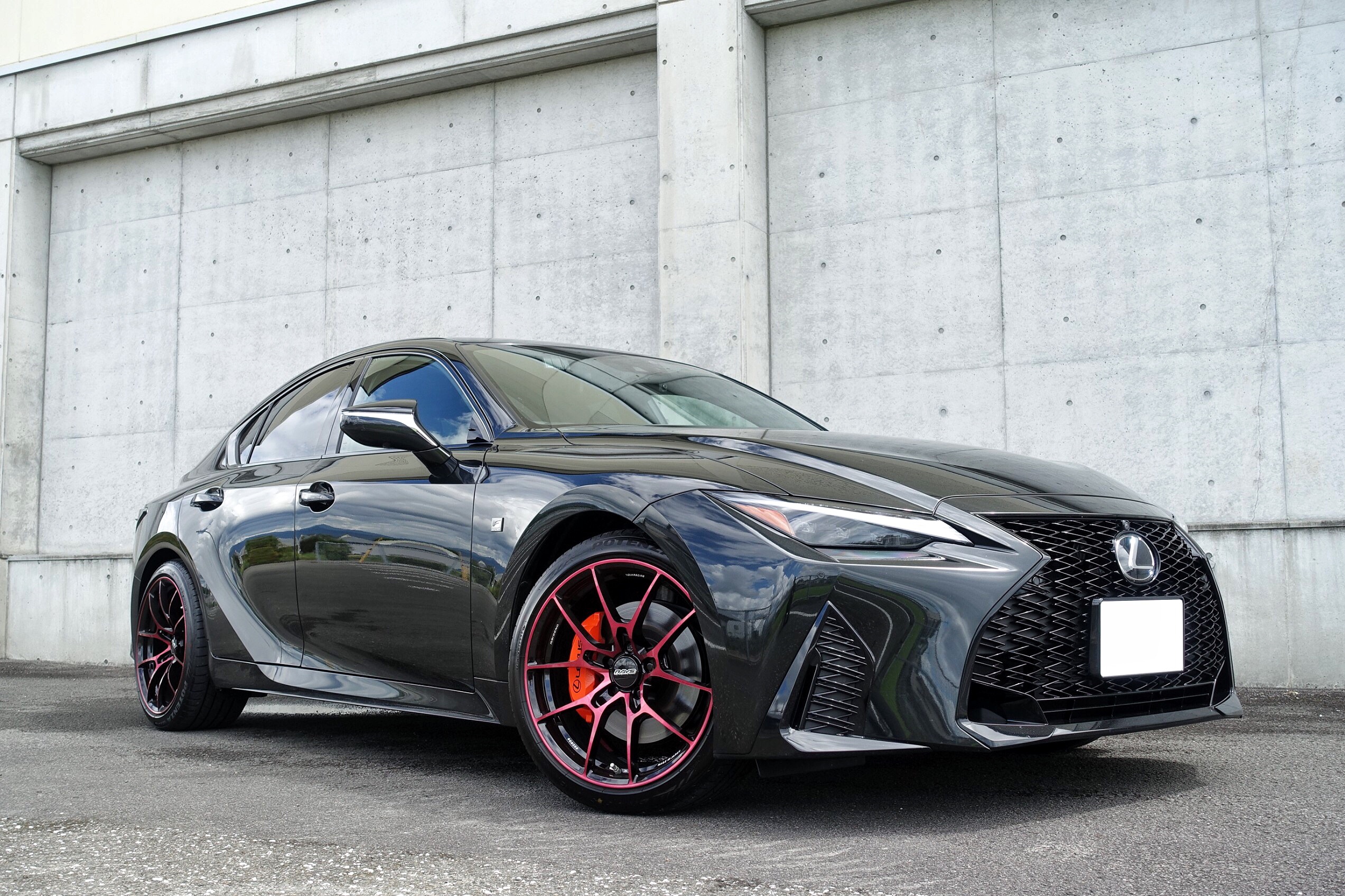 上品な雰囲気と目に焼きつくインパクトが見事に調和しました！ LEXUS IS 300 F SPORT Mode Glitter（ASE30）に ...