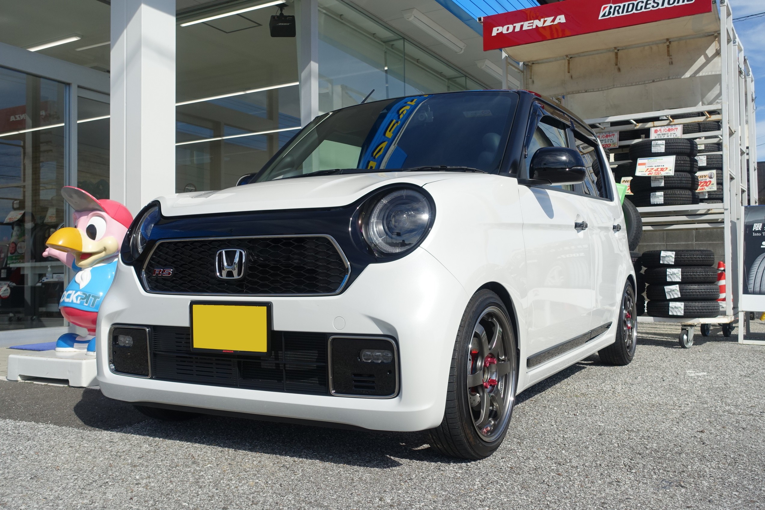 大人の品格を漂わせたいならシンプルなデザインが良いかも！？ ホンダ 新型N-ONE RS（JG3）に「BLITZ フロントリップスポイラー」&「無限サイドスポイラー」の取り付け！ | ホンダ ...