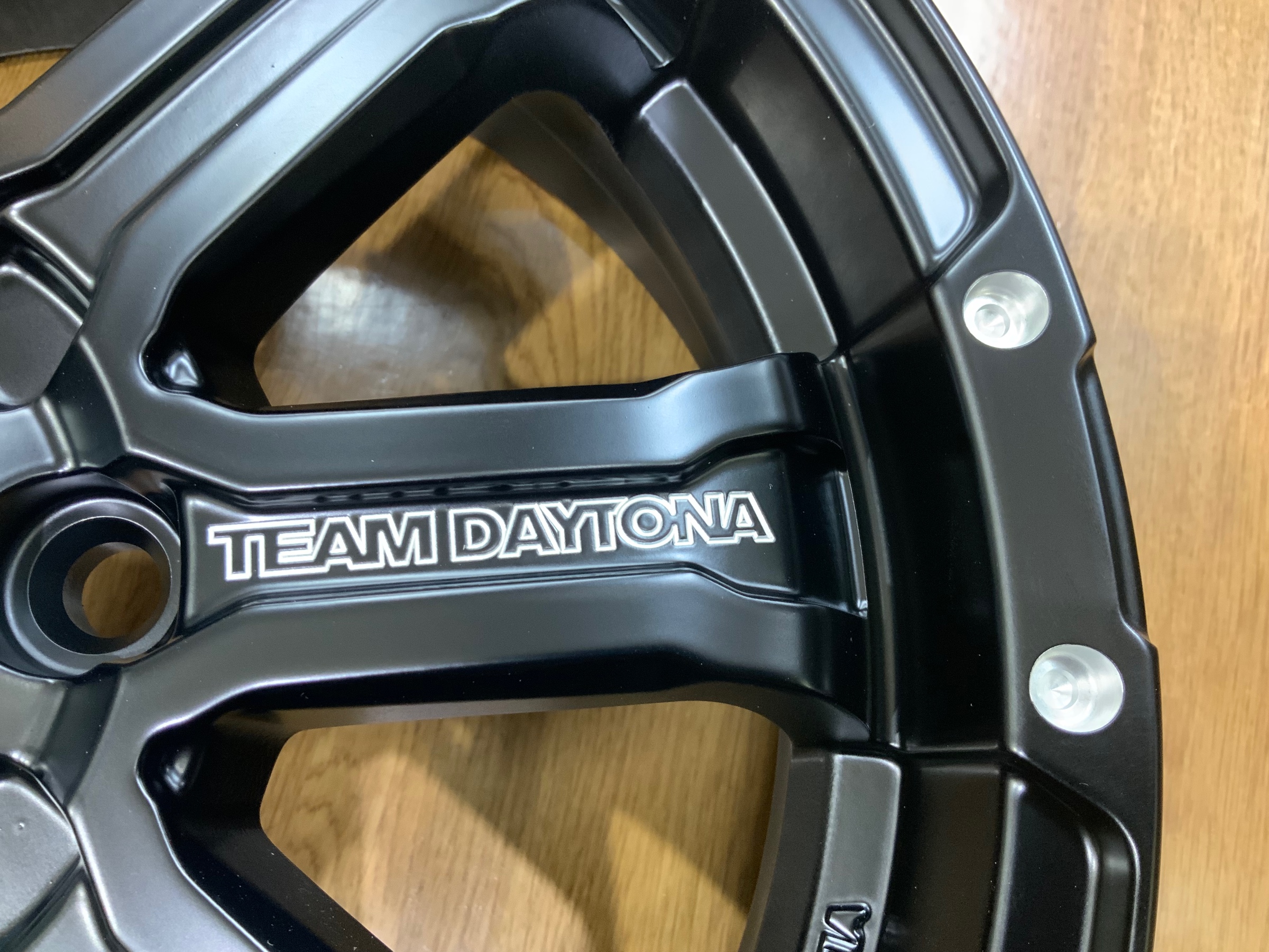 軽もワイルドに！ RAYS TEAM DAYTONA FDX-K | 今日の出来事 | コクピット 西部 | 車のカスタマイズにかかわるスタッフより