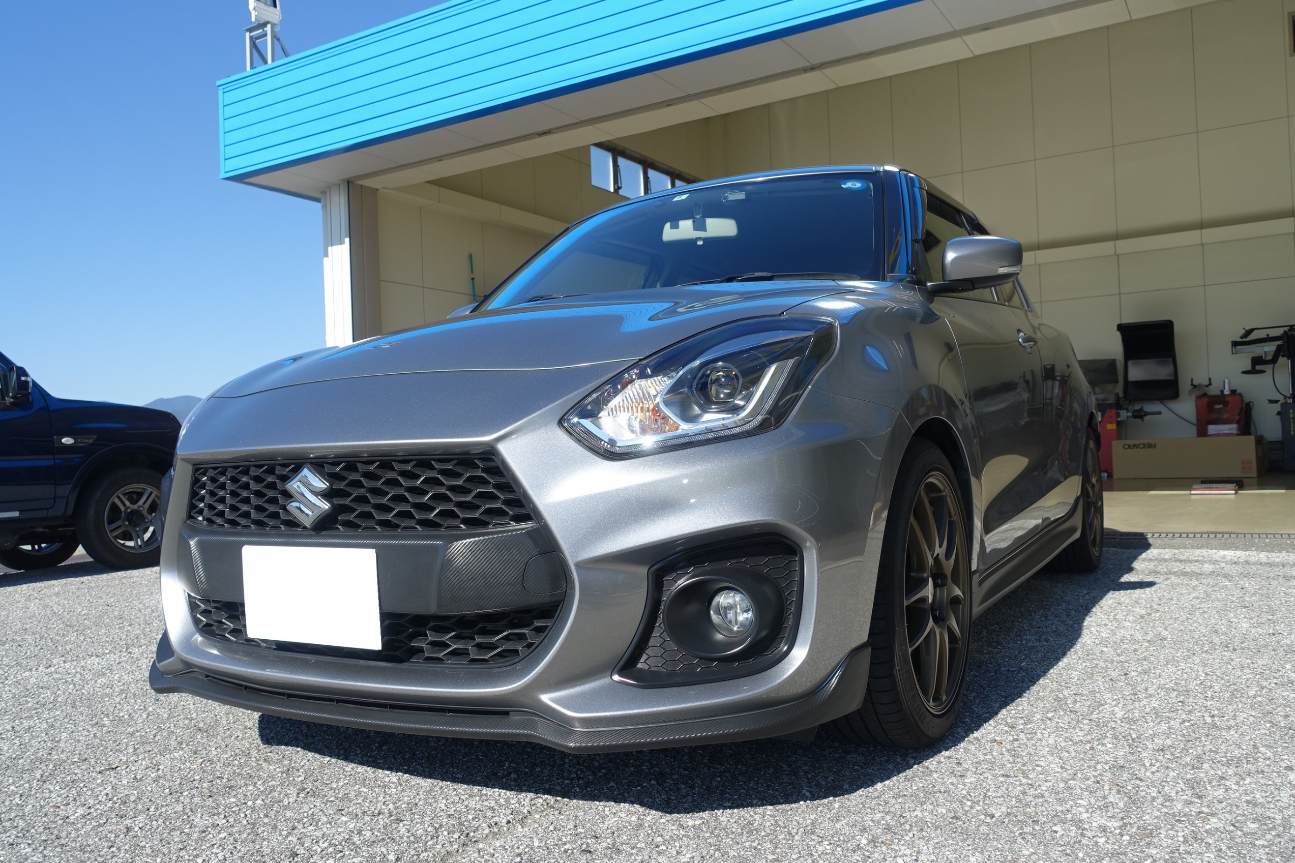 スイスポの最適なシートポジションを探求してみました！スズキ スイフトスポーツ（ZC33S）に「RECARO SR-7 GU100H」の取り付け！ | スズキ スイフト スポーツ | 店長アサコ ...