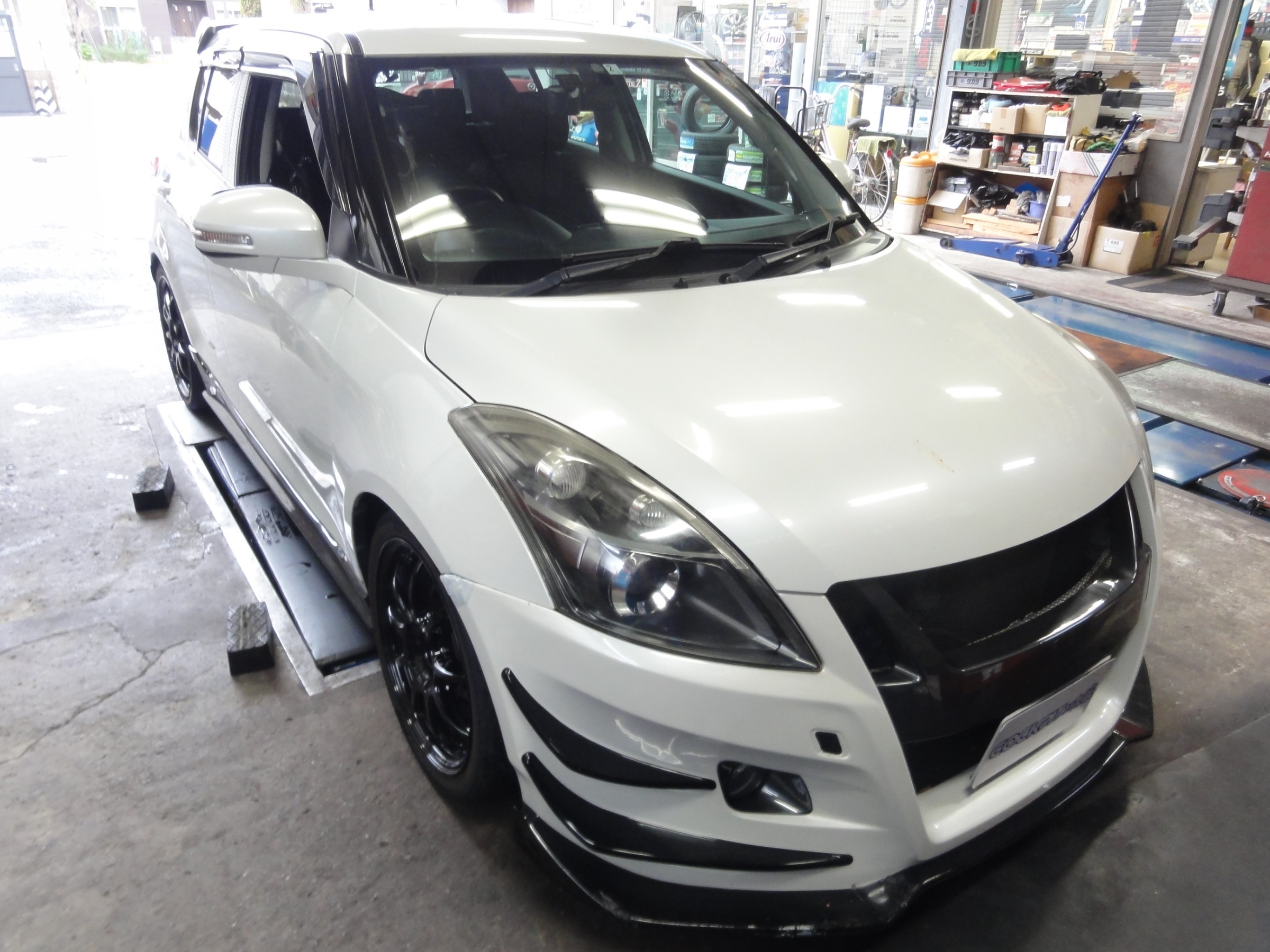 スイフトスポーツ（ZC32S）エンジンオイル交換。 | スズキ スイフトスポーツ メンテナンス（オイル・バッテリー他） メンテナンス（オイル・バッテリー他） > エンジンオイル交換 | 作業 ...