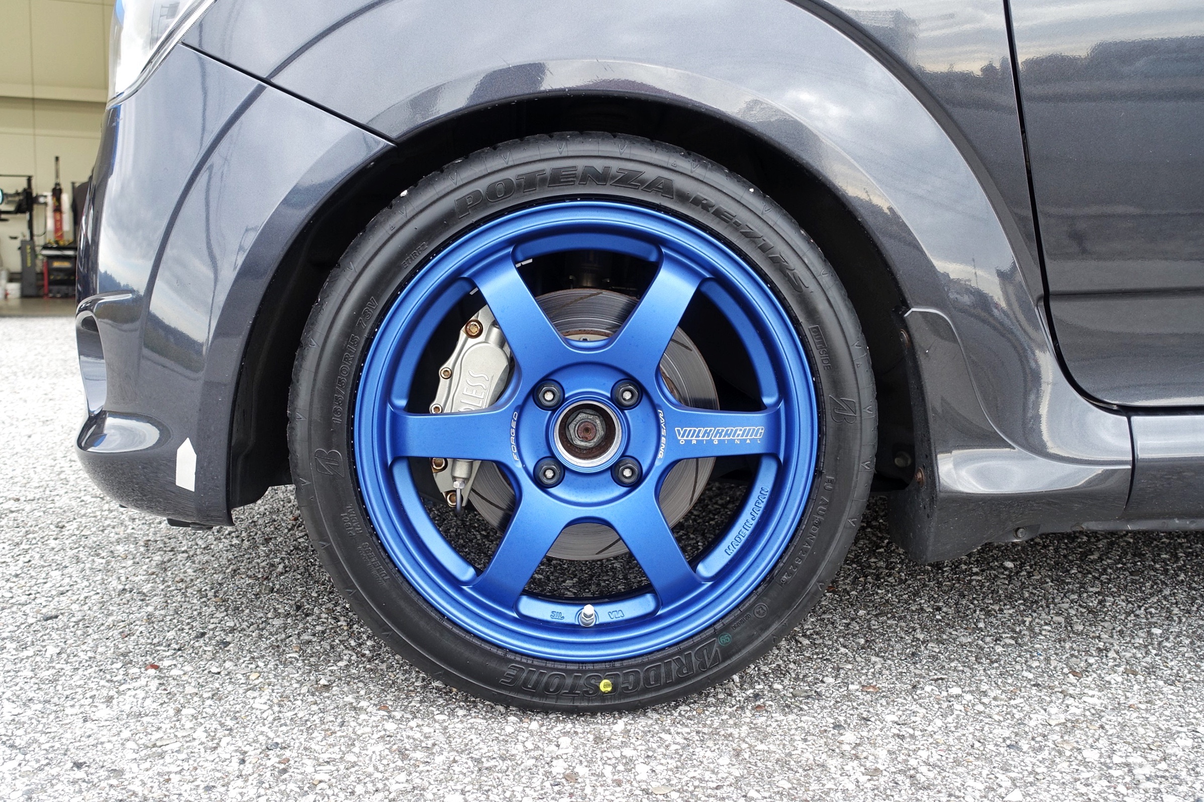 ブロンズも良かったけど “ブルーの魅力” に負けちゃいました！スバル R1（RJ1）に「RAYS VOLK RACING TE37 MD/B」&「POTENZA RE-71RS」の取り付け ...