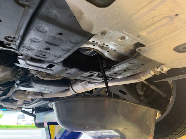 SUBARU FORESTER [SJ5] メンテナンス作業 NUTECエンジンオイル交換&CVTフルード交換・NGKスパークプラグ交換 ...