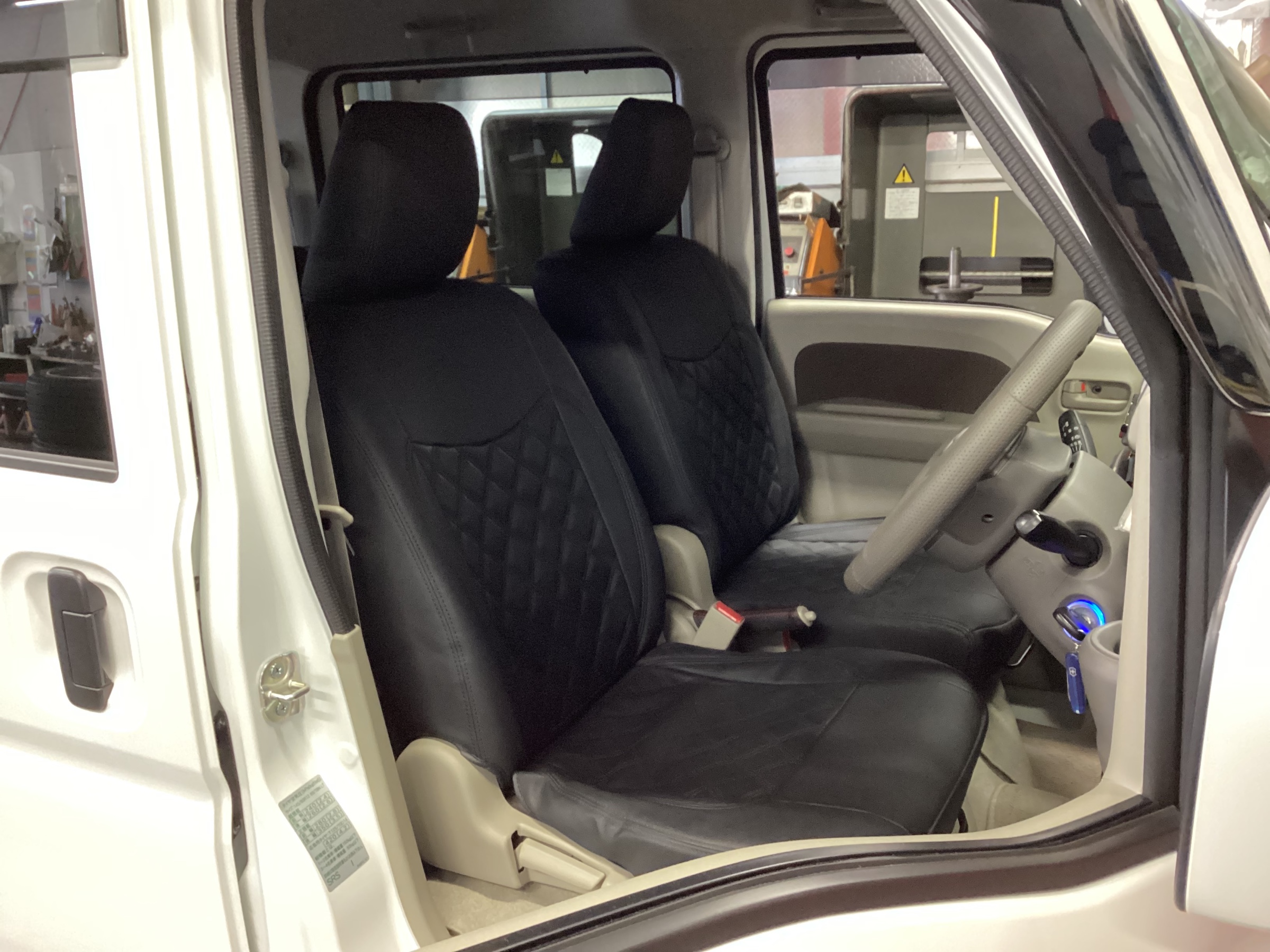 DA17エブリイへ「RECAROシート」＆「LED」！ | スズキ エブリイバン インテリア インテリア > ステアリング/シート交換 ...