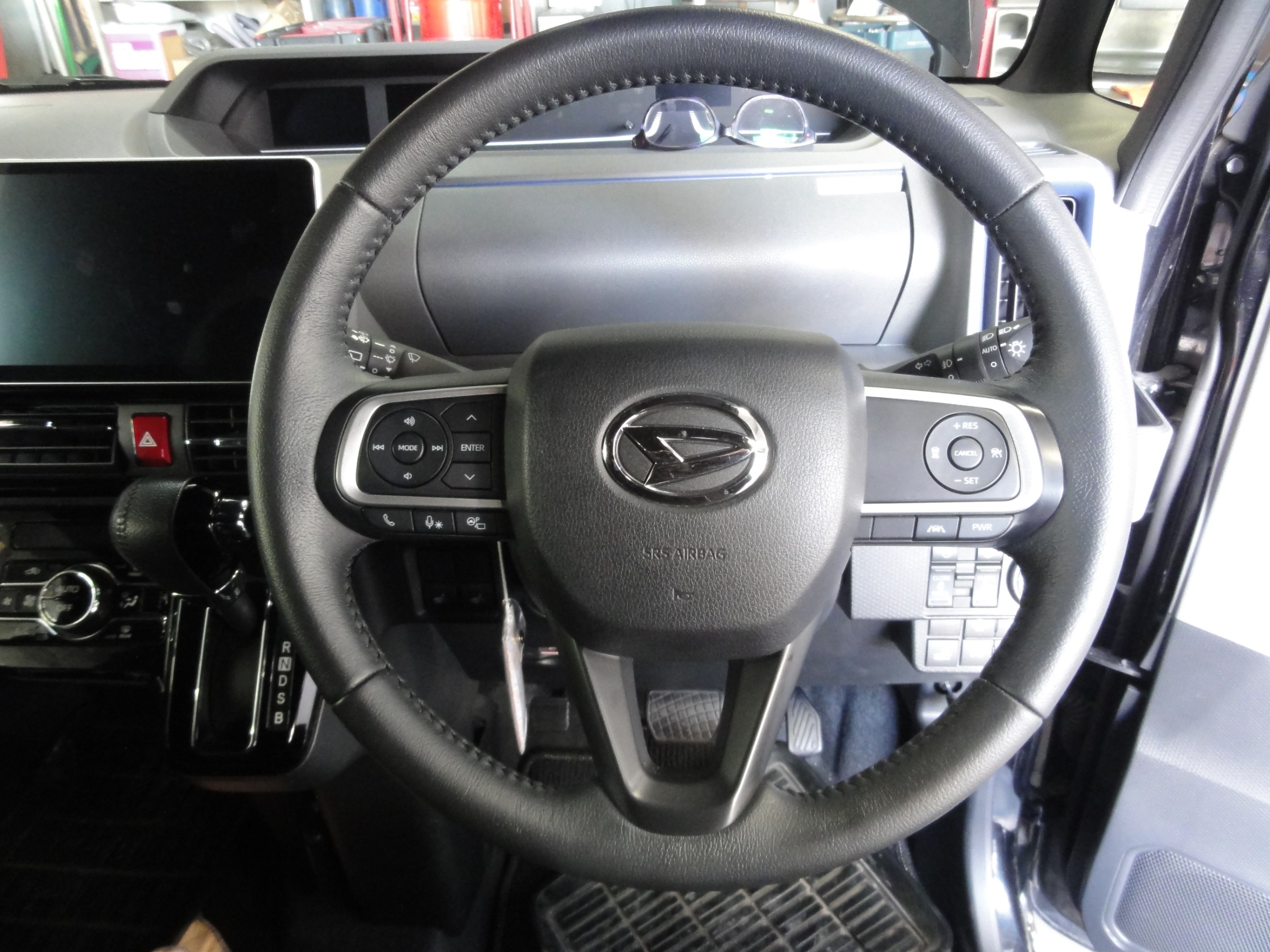 タント カスタム（LA650S）REAL製ステアリング装着＆アライメント作業。 | ダイハツ タントカスタム インテリア インテリア > ステアリング交換 | 作業日誌 | コクピット 川越 ...