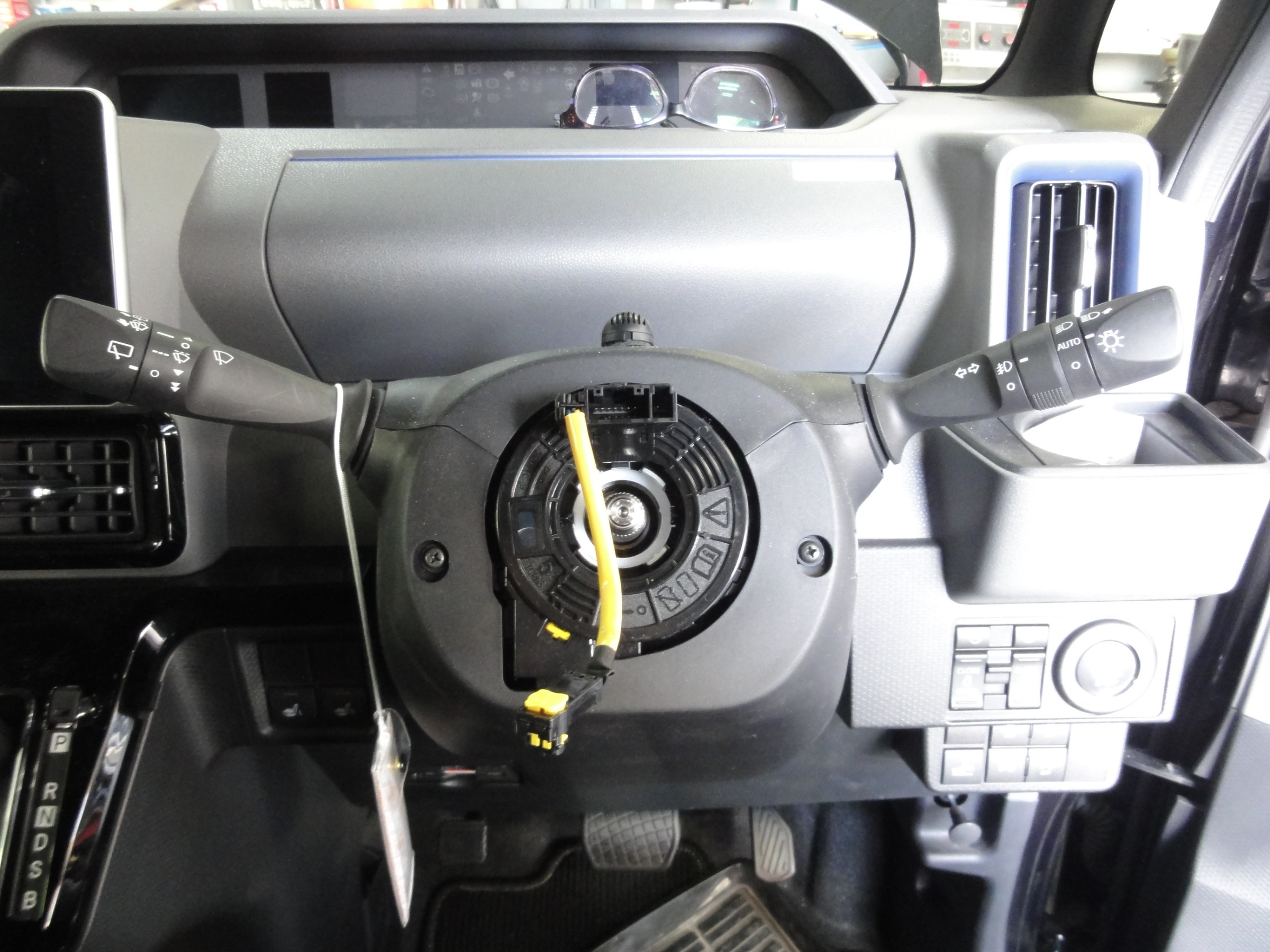 タント カスタム（LA650S）REAL製ステアリング装着＆アライメント作業。 | ダイハツ タントカスタム インテリア インテリア > ステアリング交換 | 作業日誌 | コクピット 川越 ...