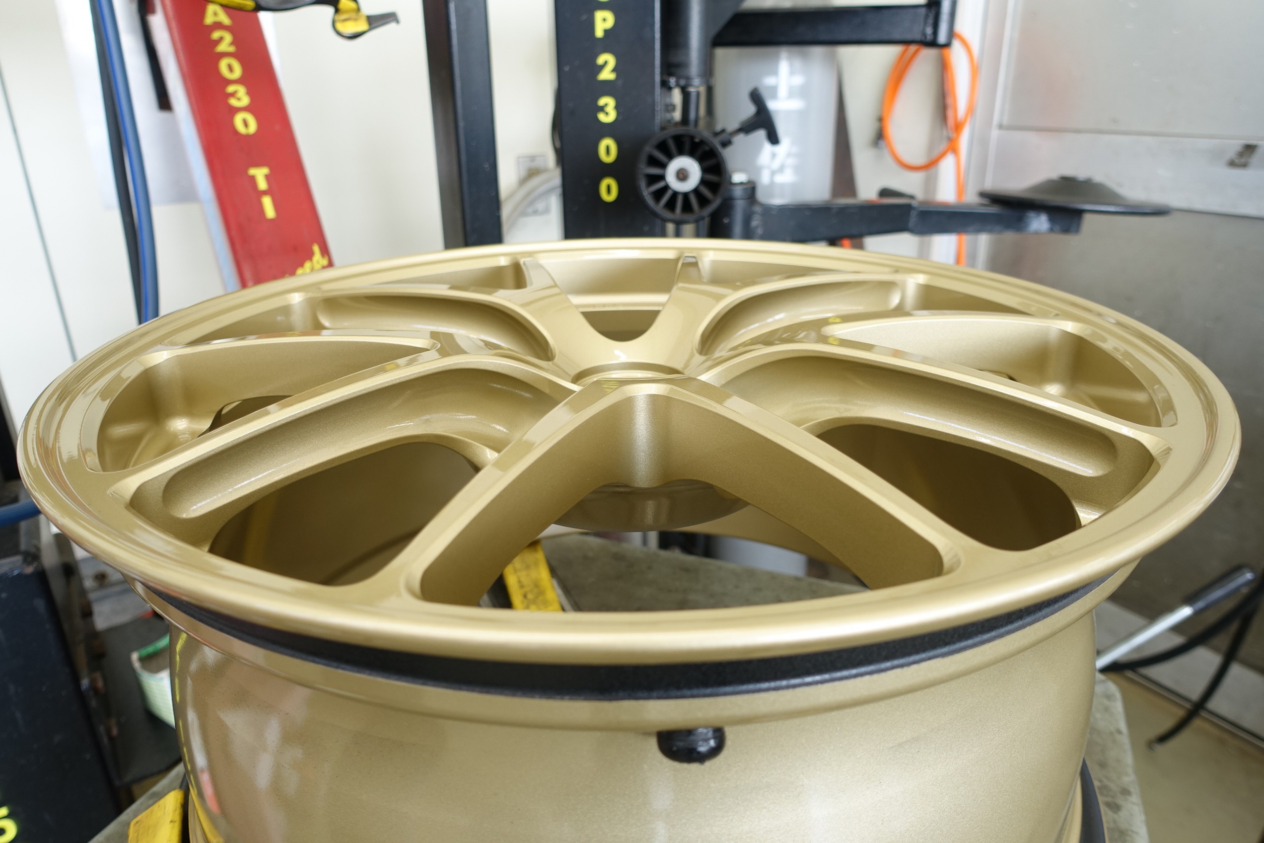 長く愛される定番の組み合わせには“選ばれる理由”があるんです！ スバル 新型レヴォーグ（VN5）に「BBS RI-A」の取り付け！ | スバル レヴォーグ | 店長アサコのブログ ...