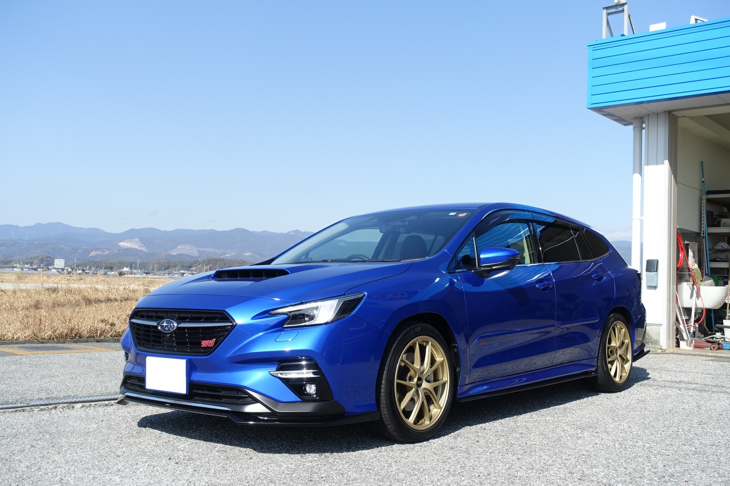 長く愛される定番の組み合わせには“選ばれる理由”があるんです！ スバル 新型レヴォーグ（VN5）に「BBS RI-A」の取り付け！ | スバル レヴォーグ | 店長アサコのブログ ...