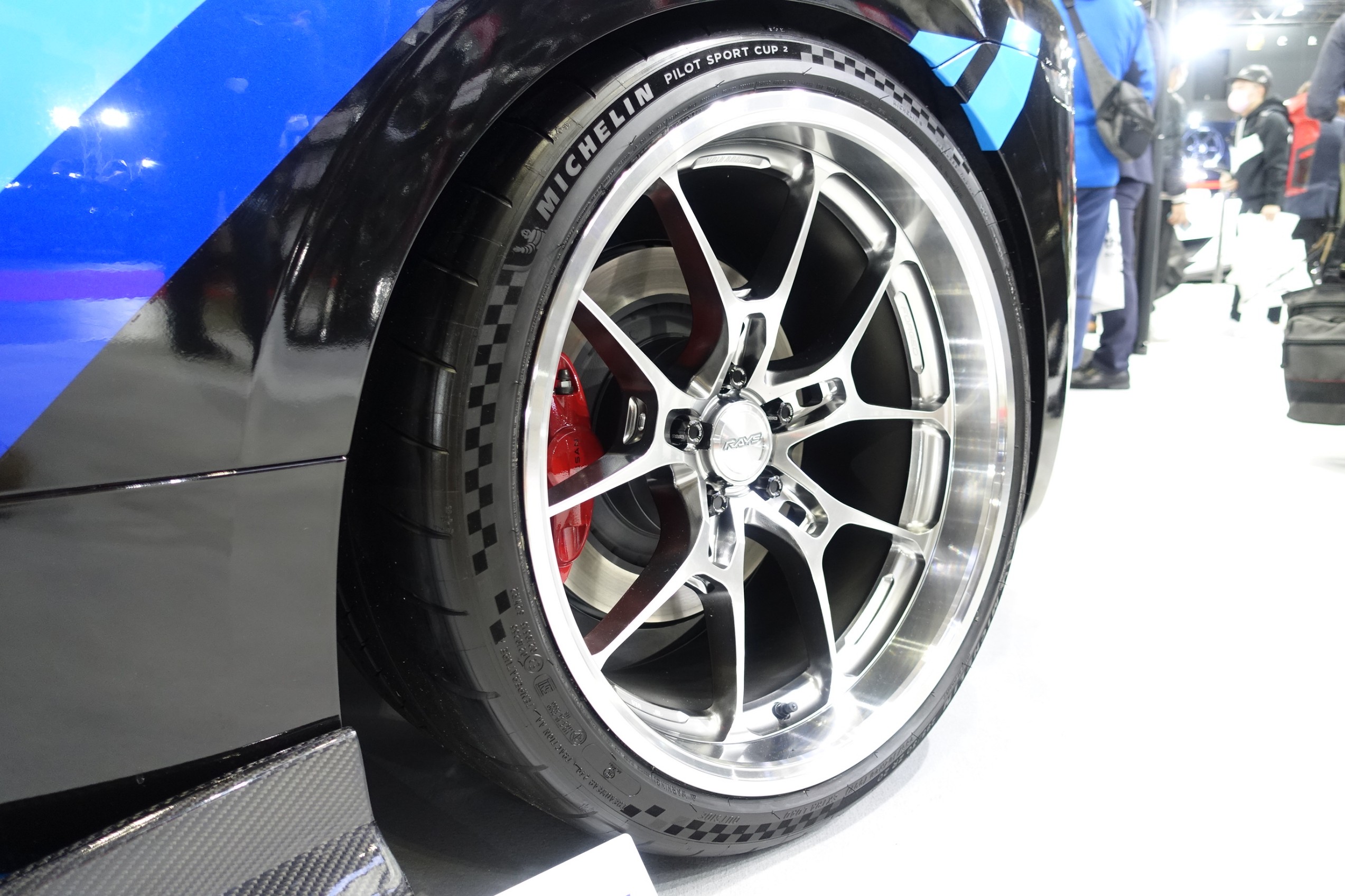 「東京オートサロン2023 RAYSレイズ編」“G025LC” や “TE37 SB SL” などなど、今年も車好きをうならせる新作ホイールが続々と登場しますよ！ | 店長アサコのブログ ...