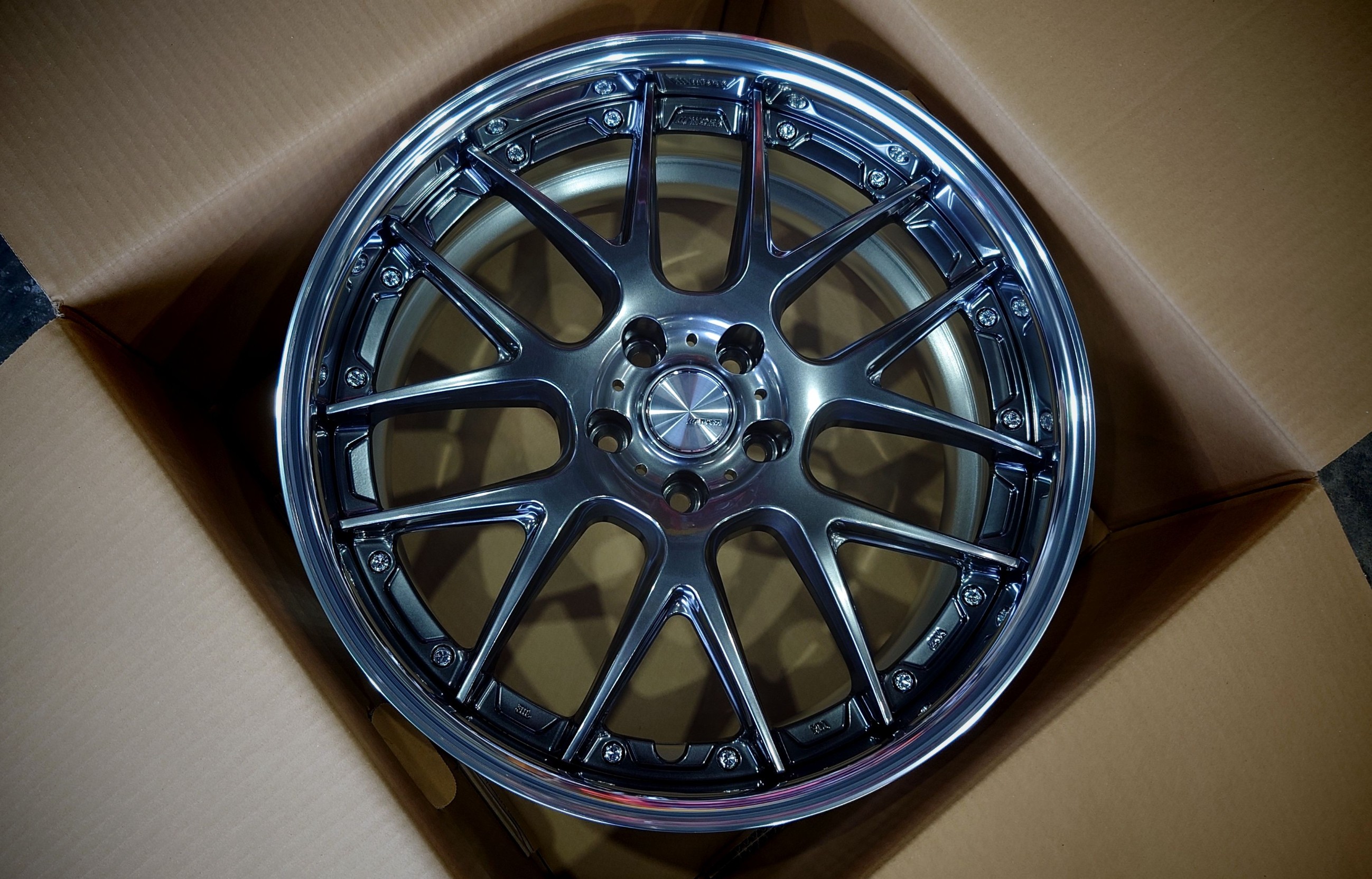 WORK（ワーク）LANVEC（ランベック）LM7 & アレンザ LX100 の装着作業 ／ マツダ CX-8 | マツダ CX-8 ホイール ...