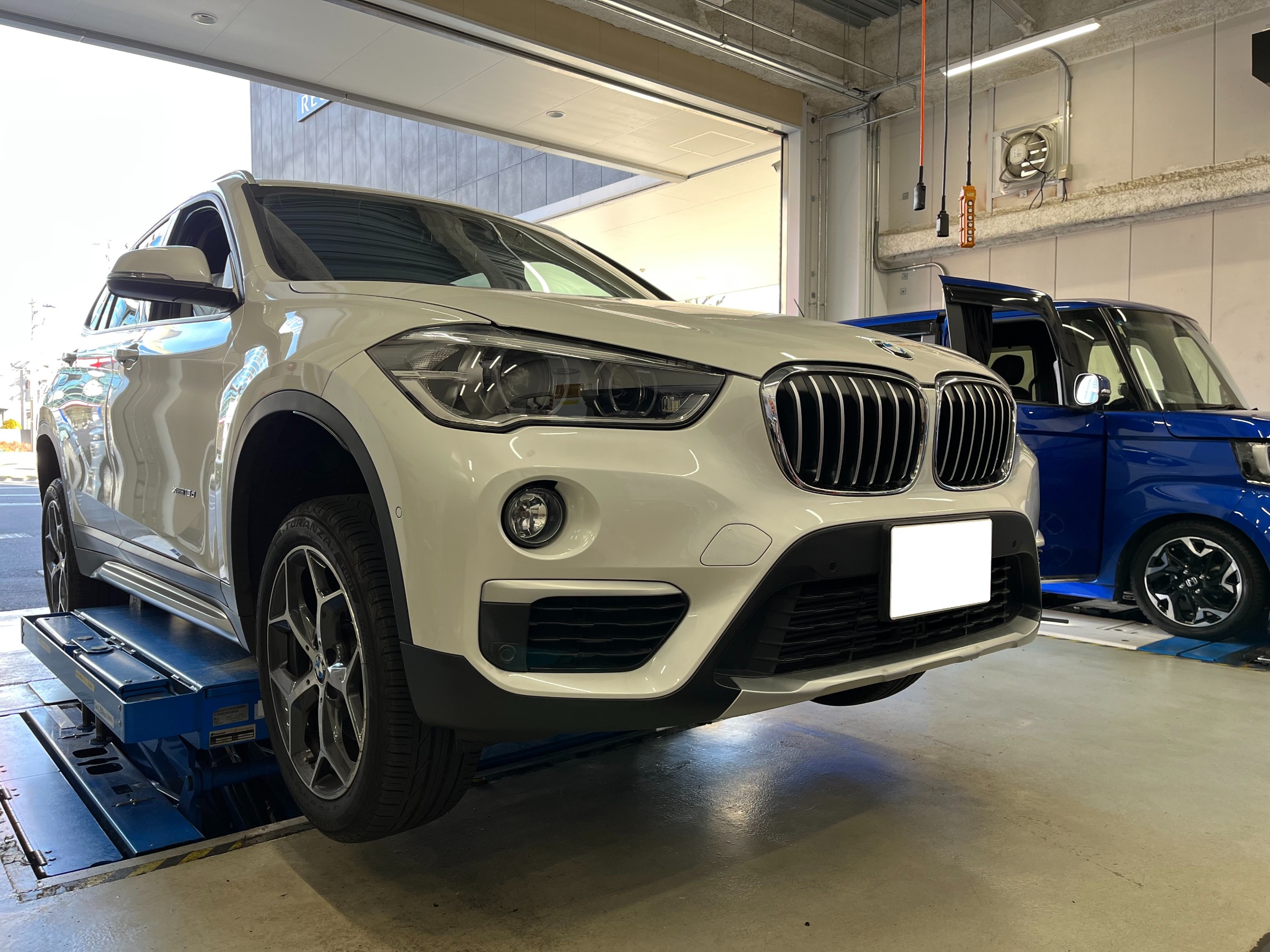 BMW X1（F48）…DIXCEL。 | 取り付け事例 | コクピット21世田谷 | お店の取付加工事例紹介