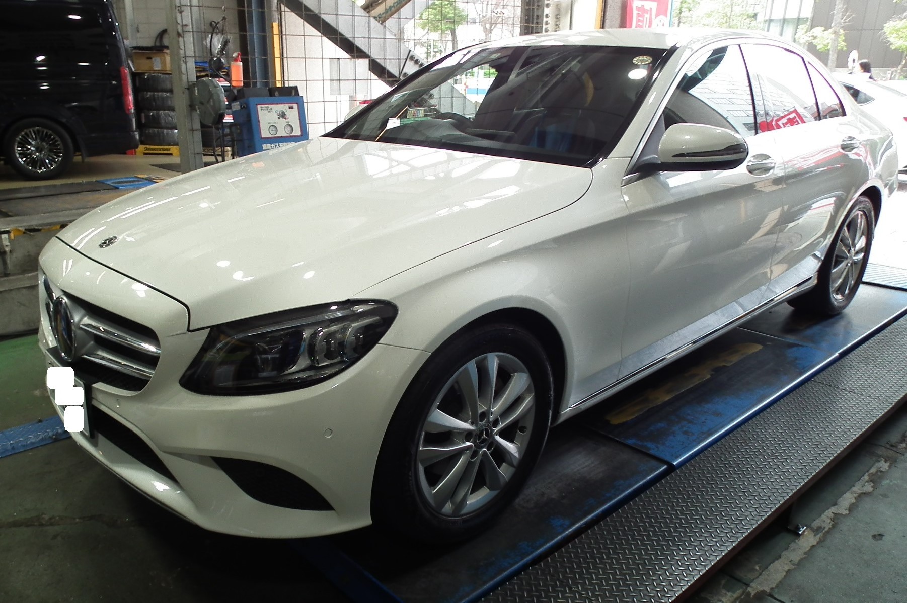 メルセデスベンツ Cクラス 205 オイル＆オイルフィルター交換のご紹介 Mercedes Benz C Class W205 | メルセデス・ベンツ Cクラス メンテナンス（オイル ...