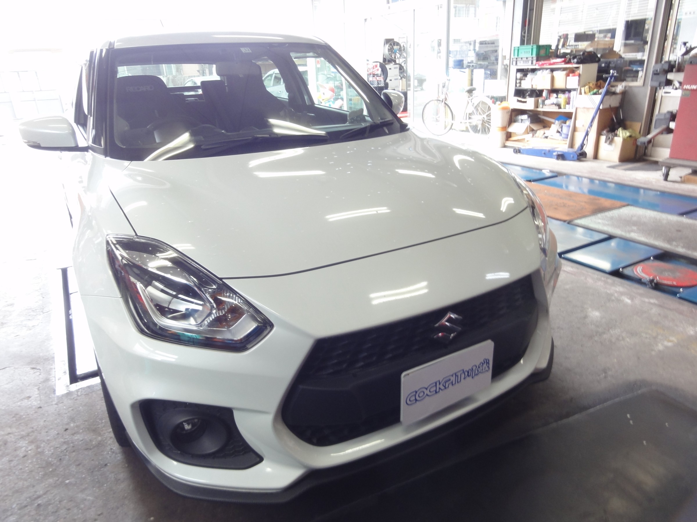 スイフトスポーツ（ZC33S）エナペタル製当店オリジナル車高調（E12：フロント全長調整）装着＆アライメント作業。 | スズキ スイフト ...