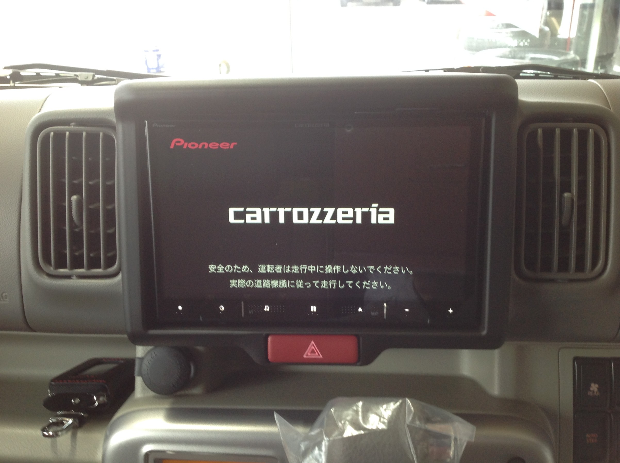 新車が続々入庫中～♪ DA17W エブリイワゴンさん、速攻カスタム～♪ 前編～♪ | スズキ エブリイワゴン AV・カーナビ・ドライブ ...