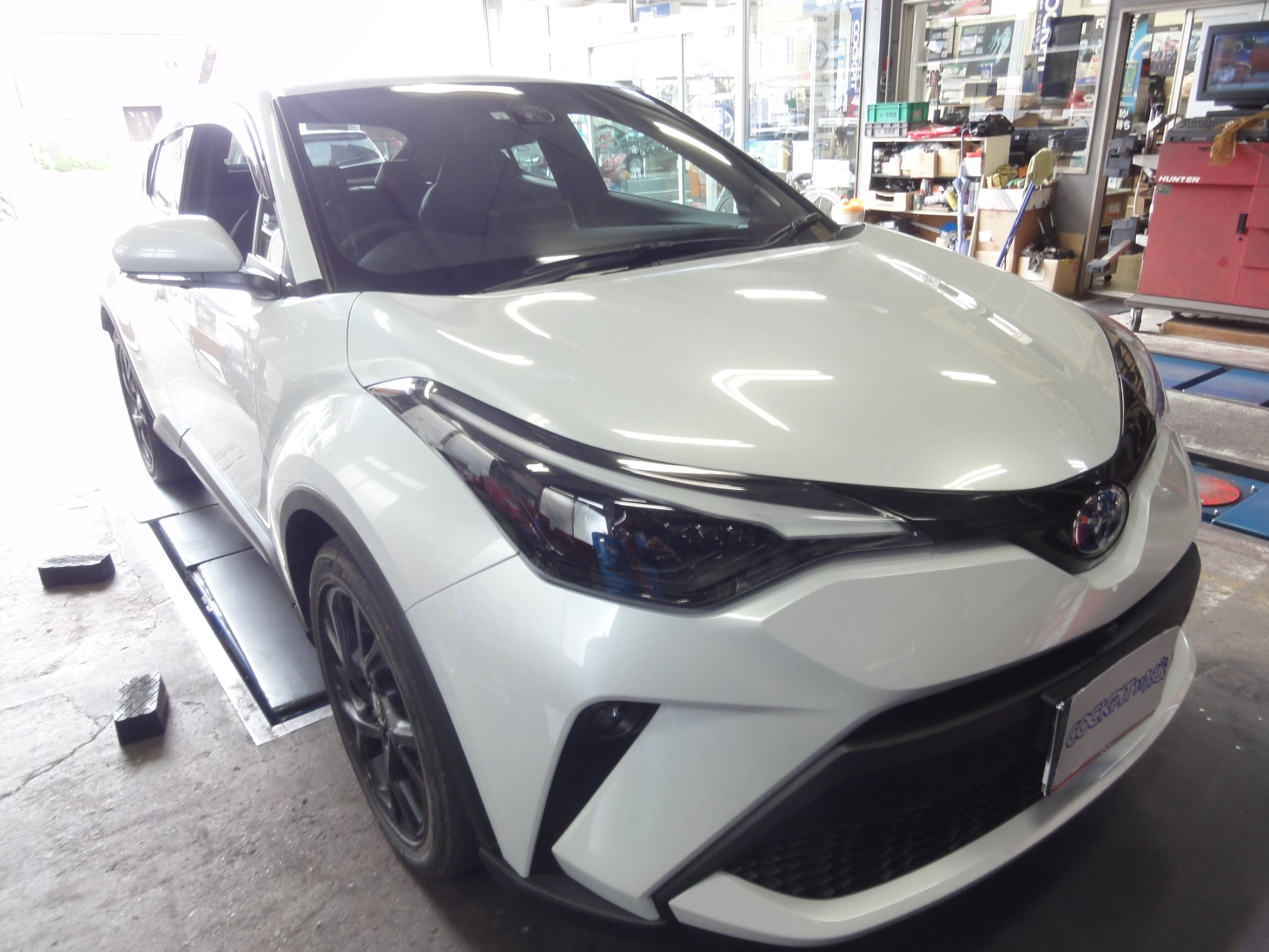 C-HR（ZYX11）テイン製ローダウンスプリング「HIGH.TECH」装着（持込み） | トヨタ C-HR 足まわり（サスペンション・ブレーキ） > サスペンションパーツ関連取付 | 作業 ...