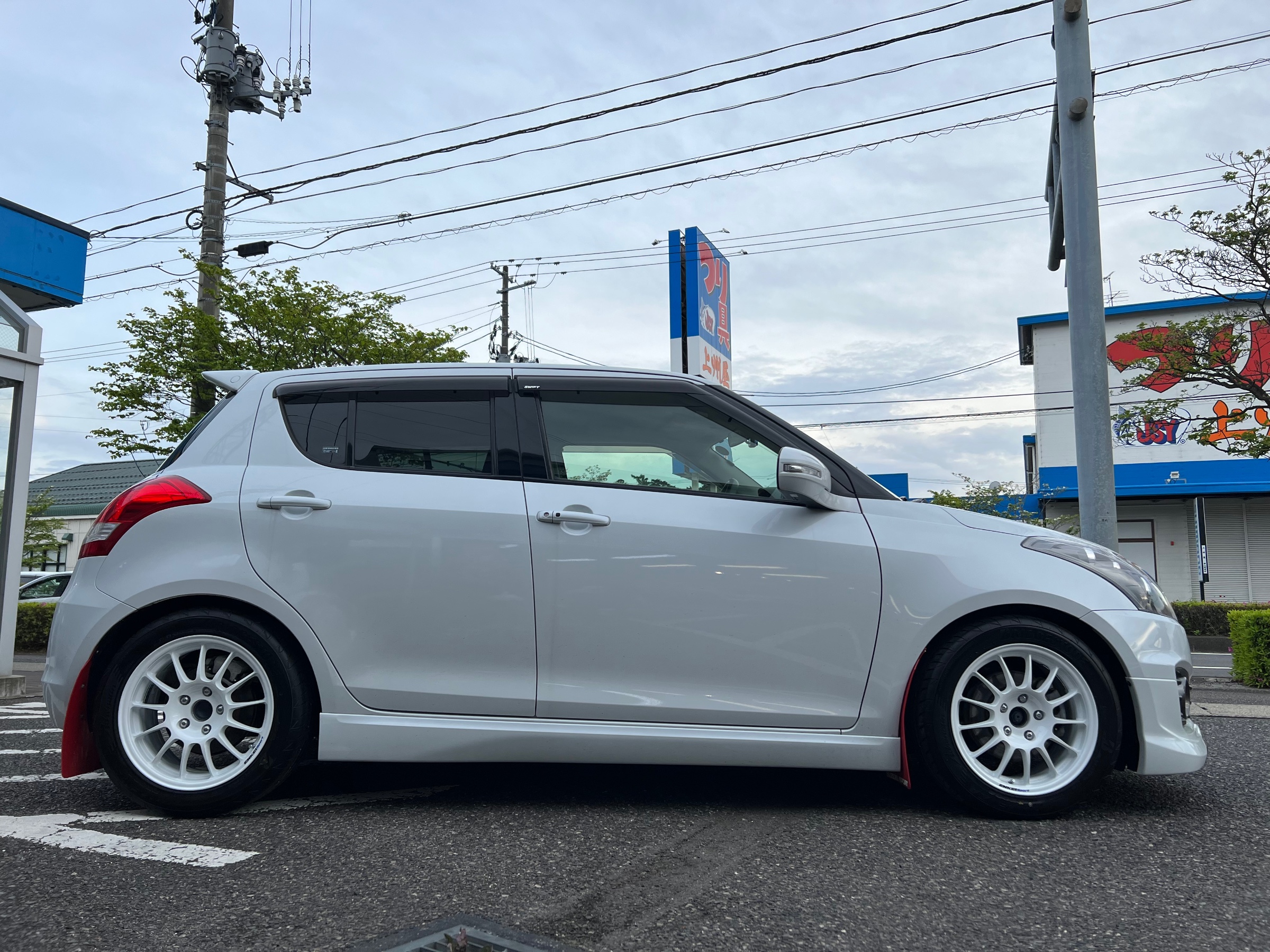 スイフトスポーツ カスタマイズ事例 : ZC32S × ENKEI sport RC-T5 & POTENZA Adrenalin RE004 | オーナーズカーインデックス | カスタマイズ ...