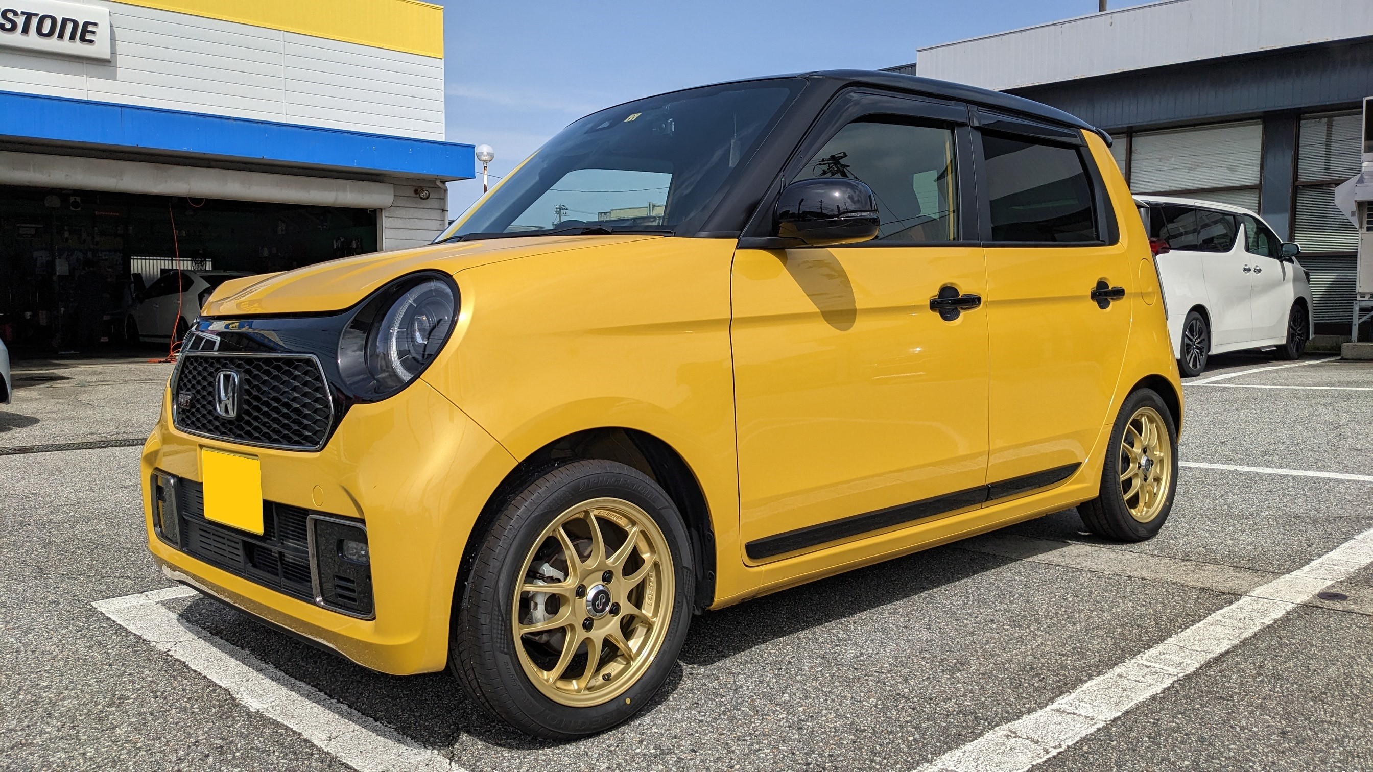 GRレジェーラとエンケイ PF01 | ホンダ N-ONE タイヤ タイヤ > タイヤ・ホイール交換 | スタッフ日記 | コクピット 魚津 | 車のカスタマイズにかかわるスタッフより