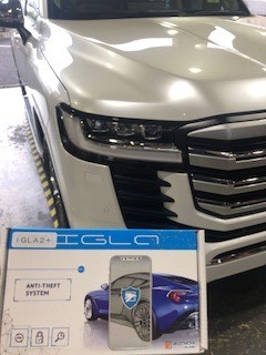 TOYOTA ランドクルーザー300 IGLA2＋施工 | トヨタ ランドクルーザー AV・カーナビ・ドライブレコーダー・ETC HID・LED（その他電装系） > セキュリティシステム取付 ...