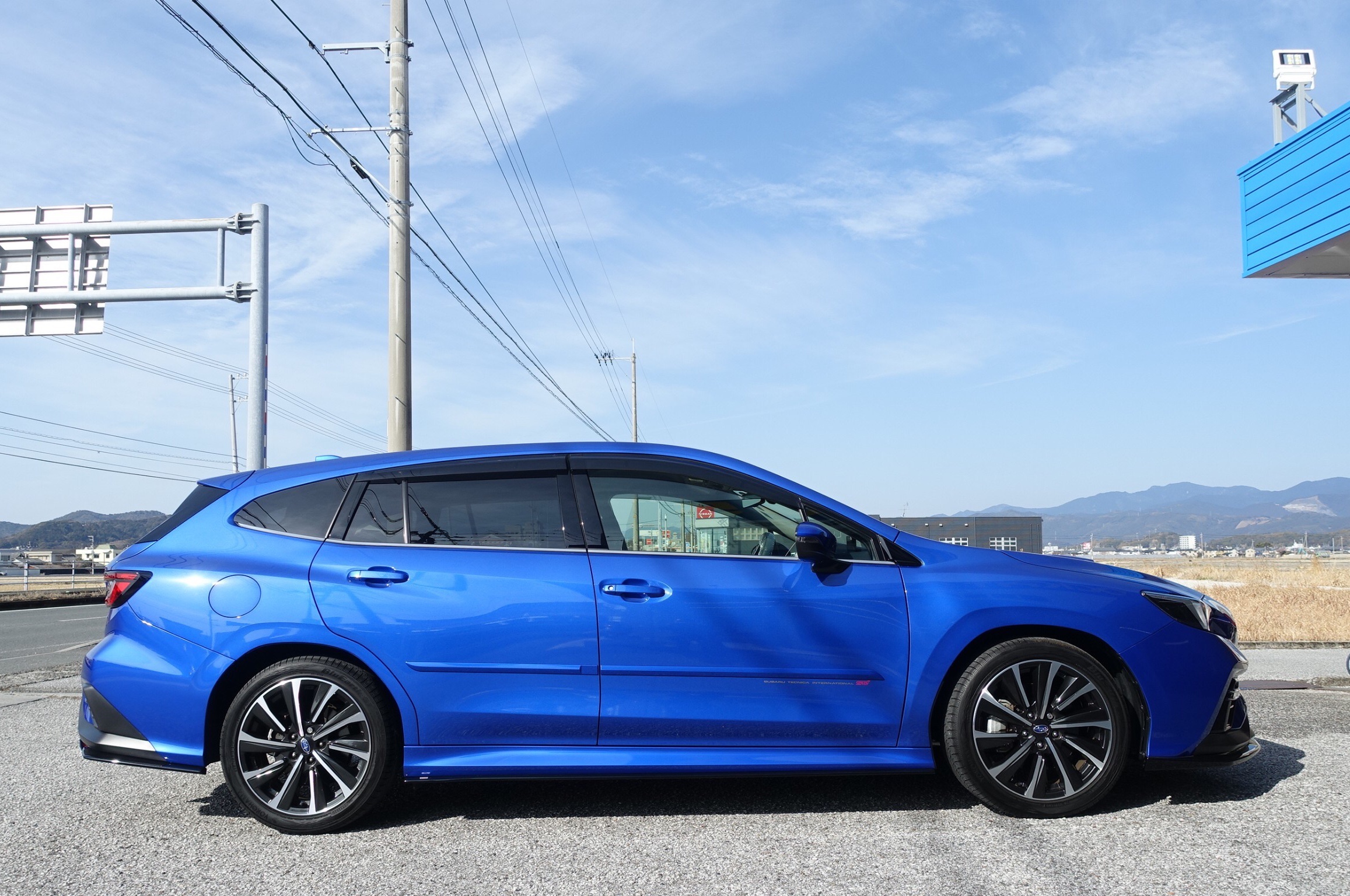 長く愛される定番の組み合わせには“選ばれる理由”があるんです！ スバル レヴォーグ（VN5）&「BBS RI-A」 | オーナーズカーインデックス | カスタマイズカー紹介 | コクピット ...