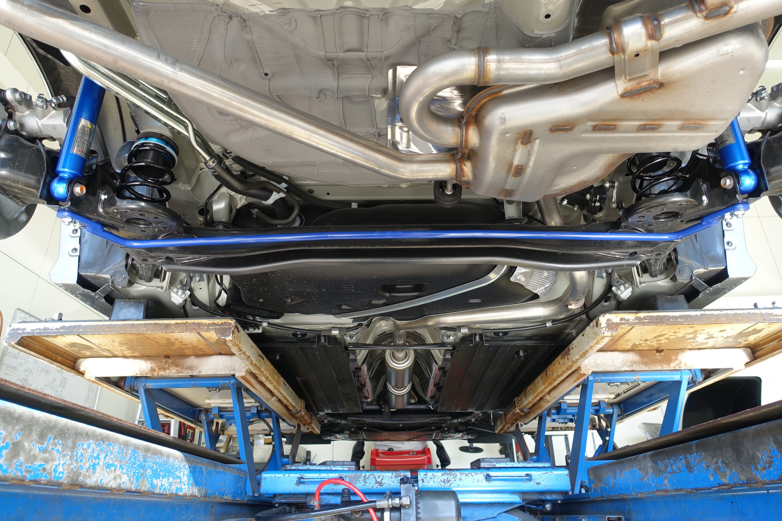 車高調でローダウンしたら次の一手はやっぱりコレ！スズキ スイフトスポーツ（ZC33S）&「BBS RF DB」＋「POTENZA S007A」 | オーナーズカーインデックス | カスタマイズ ...