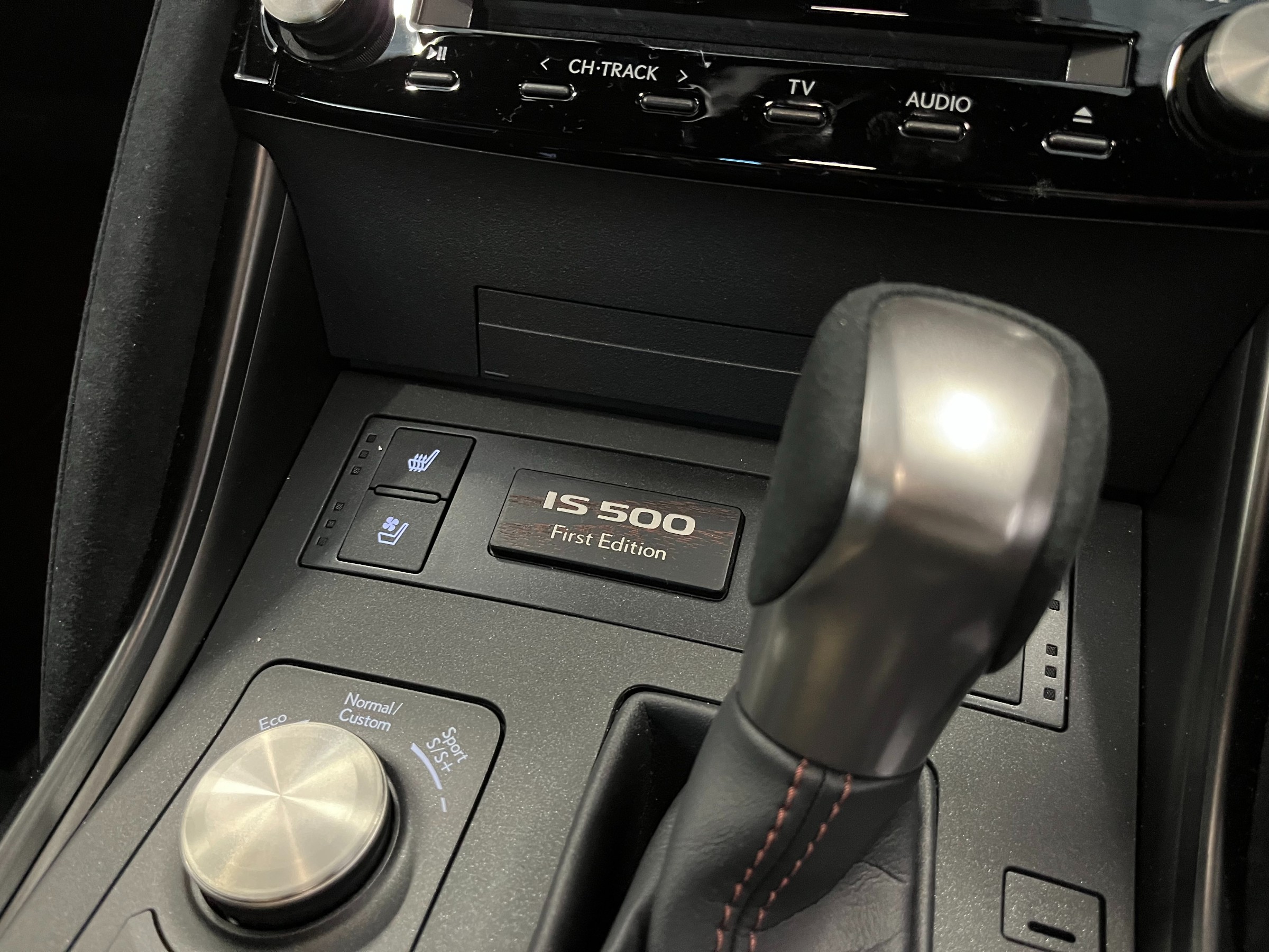 IS500 First Edition…サス交換 ＋ TV KIT ＋ レーダー。 | 取り付け事例 | コクピット21世田谷 | お店の取付 ...