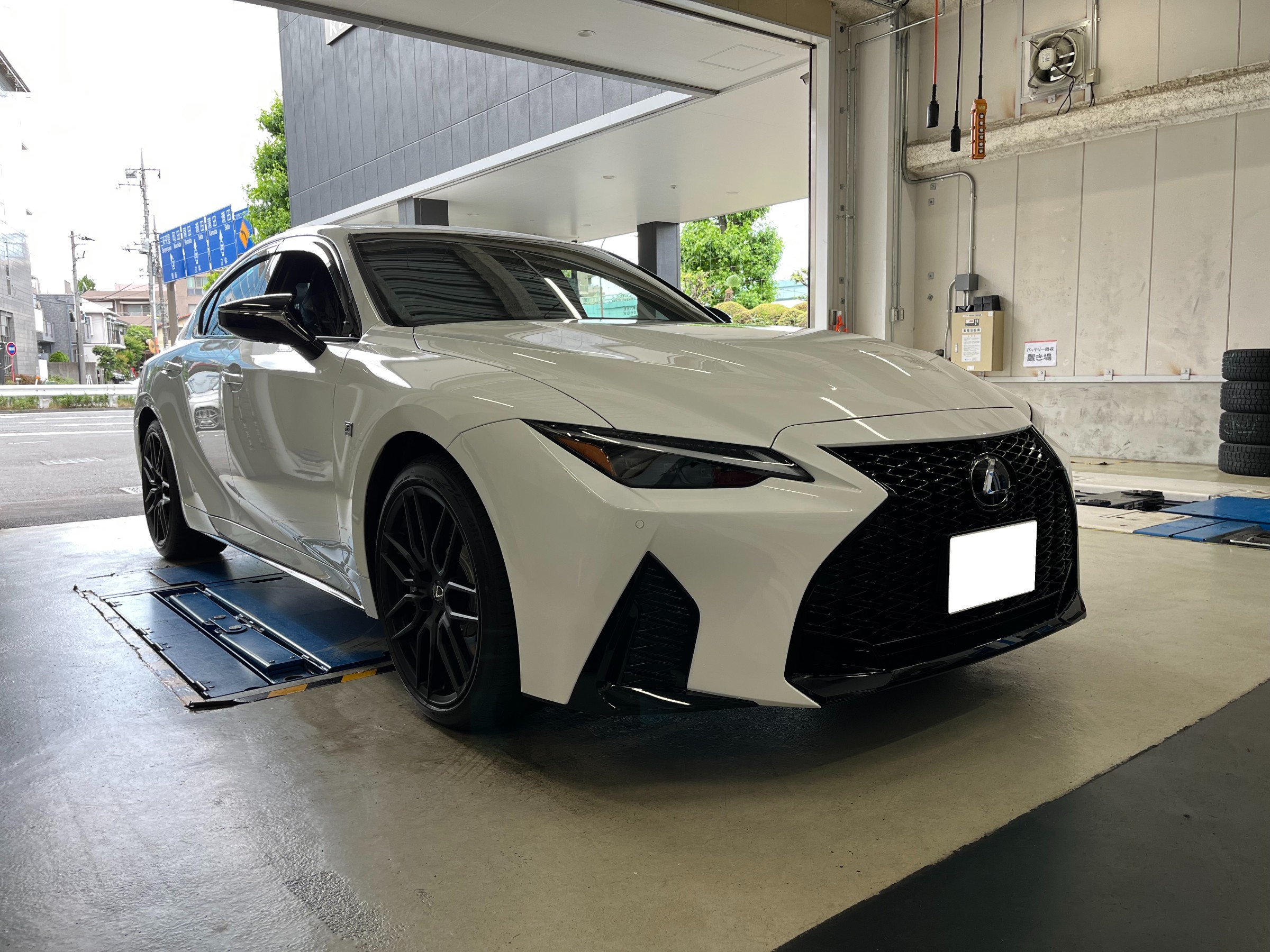 IS500 First Edition…サス交換 ＋ TV KIT ＋ レーダー。 | 取り付け事例 | コクピット21世田谷 | お店の取付 ...