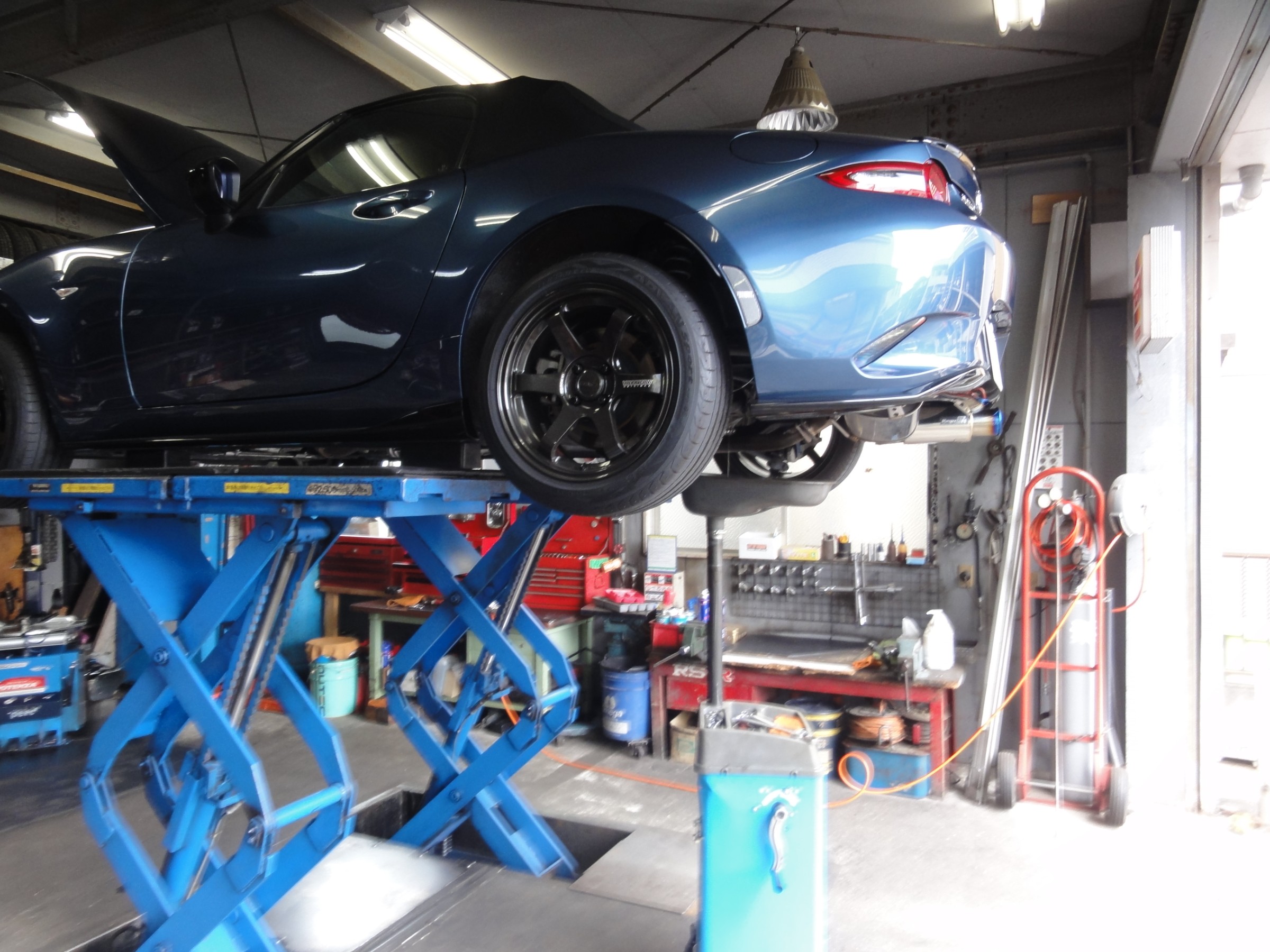 ロードスター（ND5RC）ミッションオイル＆リヤデフオイル交換。 | マツダ ロードスター メンテナンス（オイル・バッテリー他） メンテナンス（オイル・バッテリー他） > ミッションオイル交換 ...