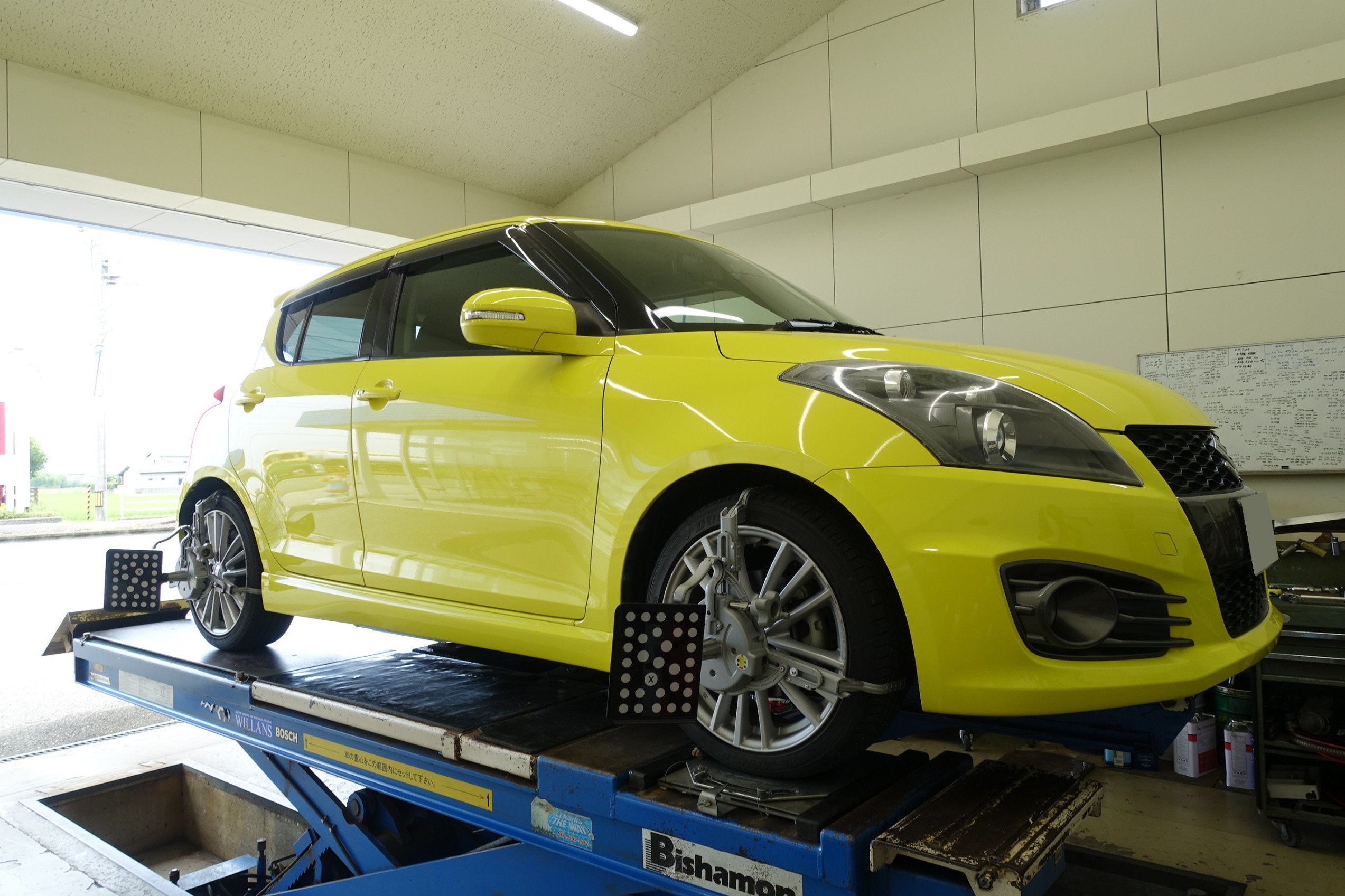 オーナーの絶妙なカラーコーディネートに心を奪われました！スズキ スイフトスポーツ（ZC32S）に「TEIN FLEX Z車高調」＋「WORK ZR10」&「POTENZA S007A」の ...