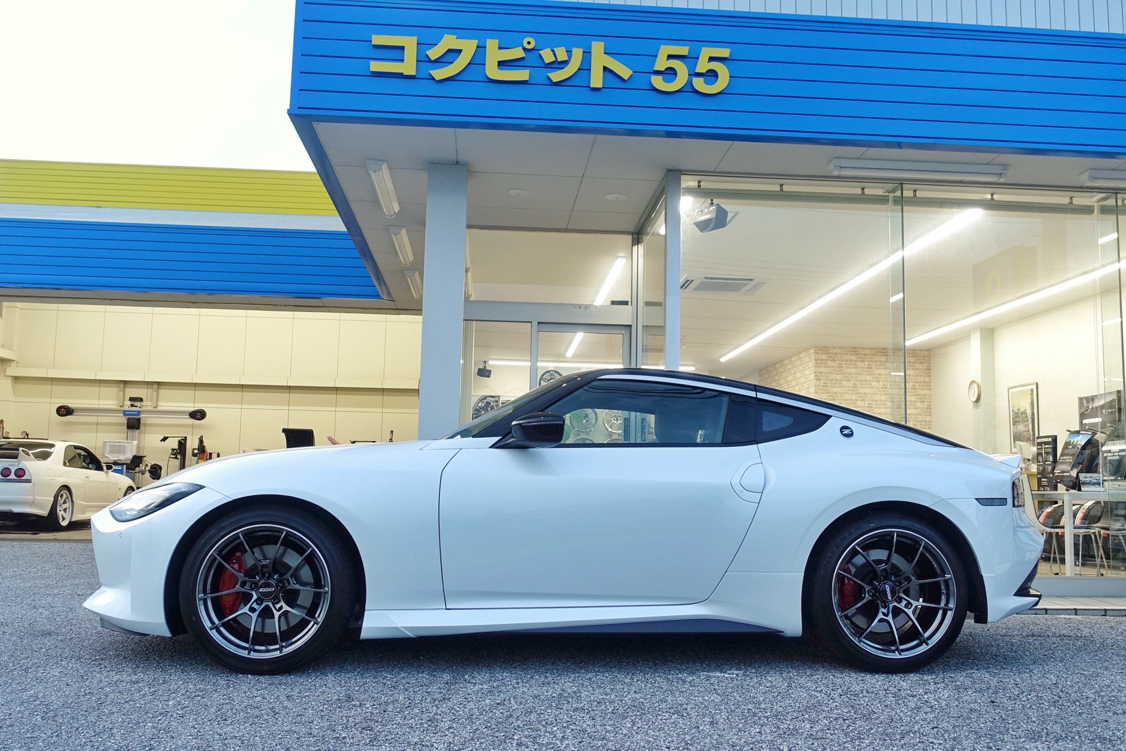 これぞまさしく唯一無二の存在感！新型フェアレディZ（RZ34）に「RAYS VOLK RACING G025」の取り付け！ | 日産 フェアレディZ | 店長アサコのブログ | コクピット ...