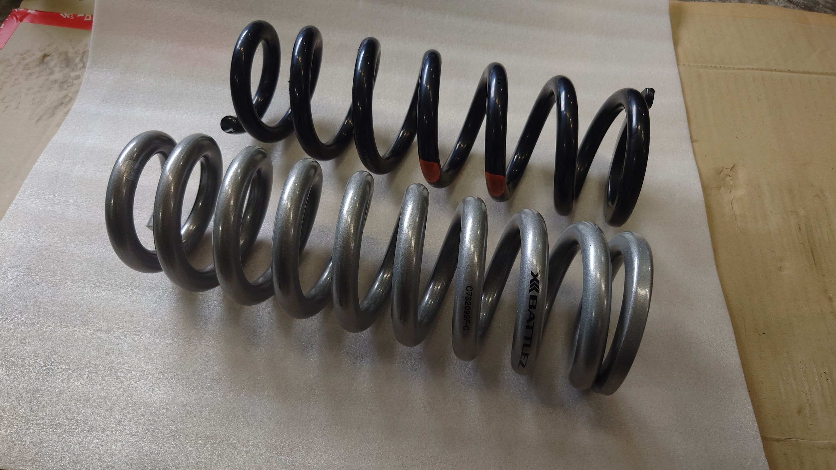 JAOS（ジャオス）BATTLEZ リフトアップスプリング Ti-W の取付作業 ／ トヨタ ハイラックス GR SPORT | トヨタ ...