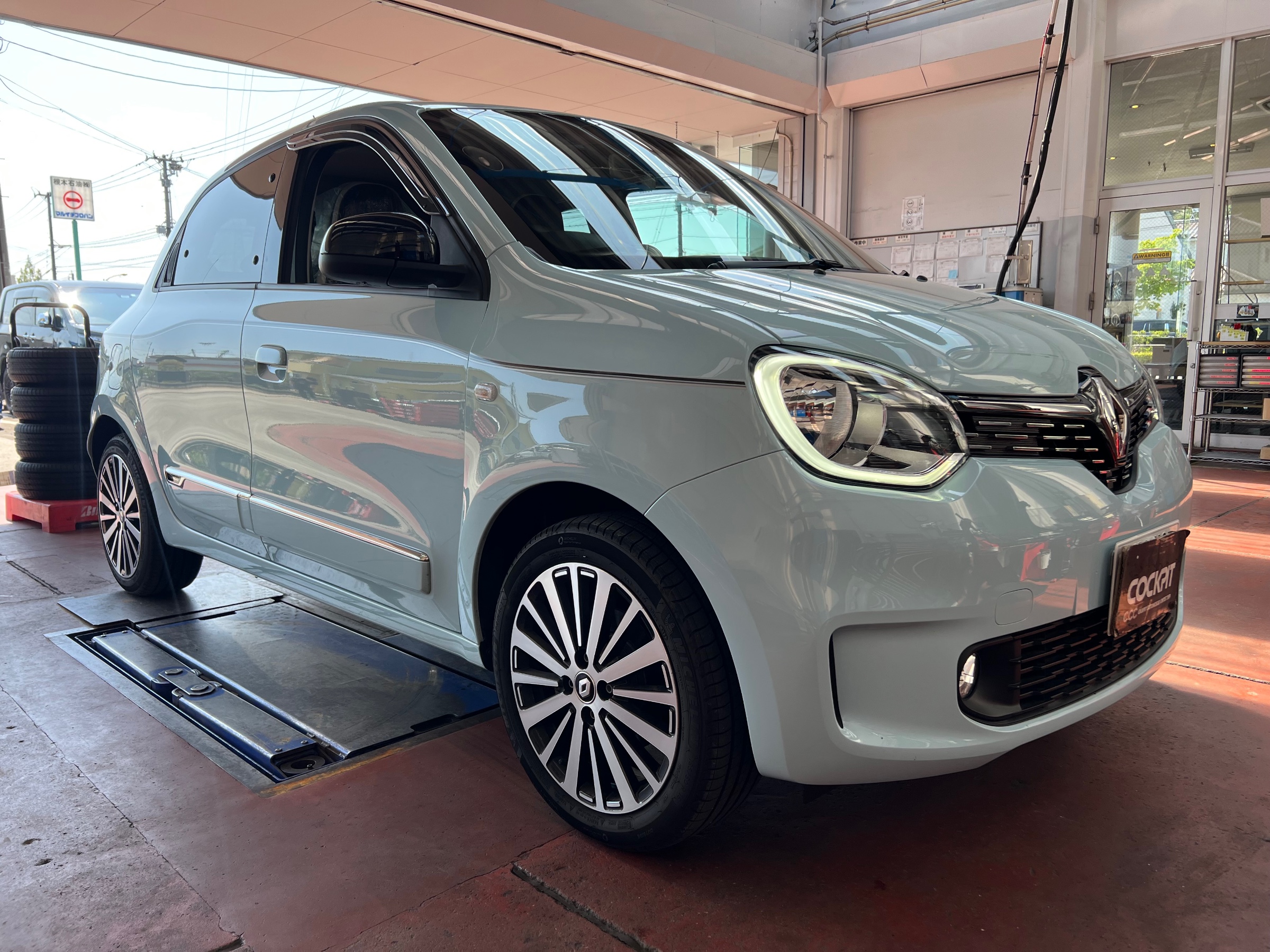 ルノー トゥインゴ カスタマイズ事例 : RENAULT TWINGO 7BA-AHB4D1 × ENKEI エンケイ ENKEI all ...