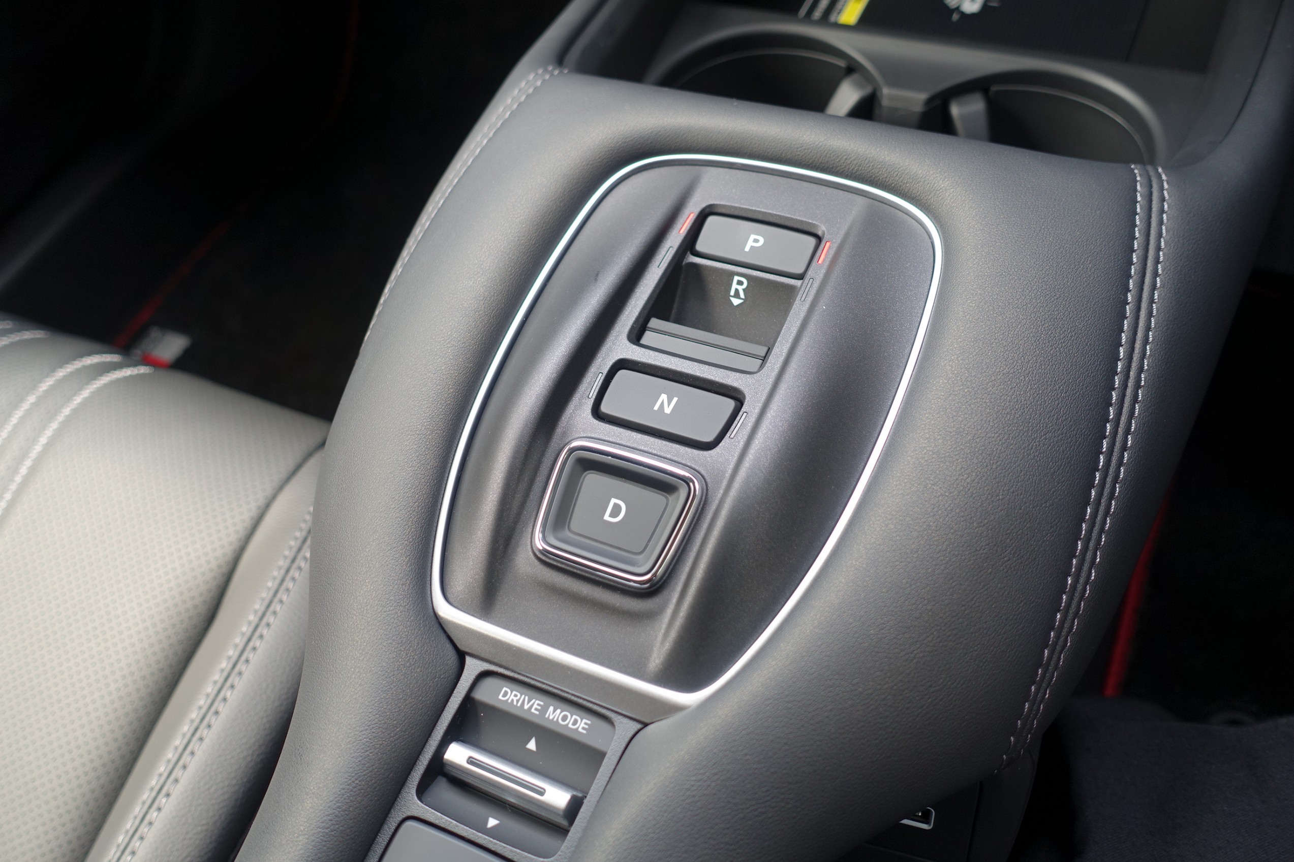 “STARVIS2” 搭載なので夜間でも鮮明な画像が記録できますよ！ホンダZR-V（RZ5）に「COMTEC ZDR045」の取り付け ...