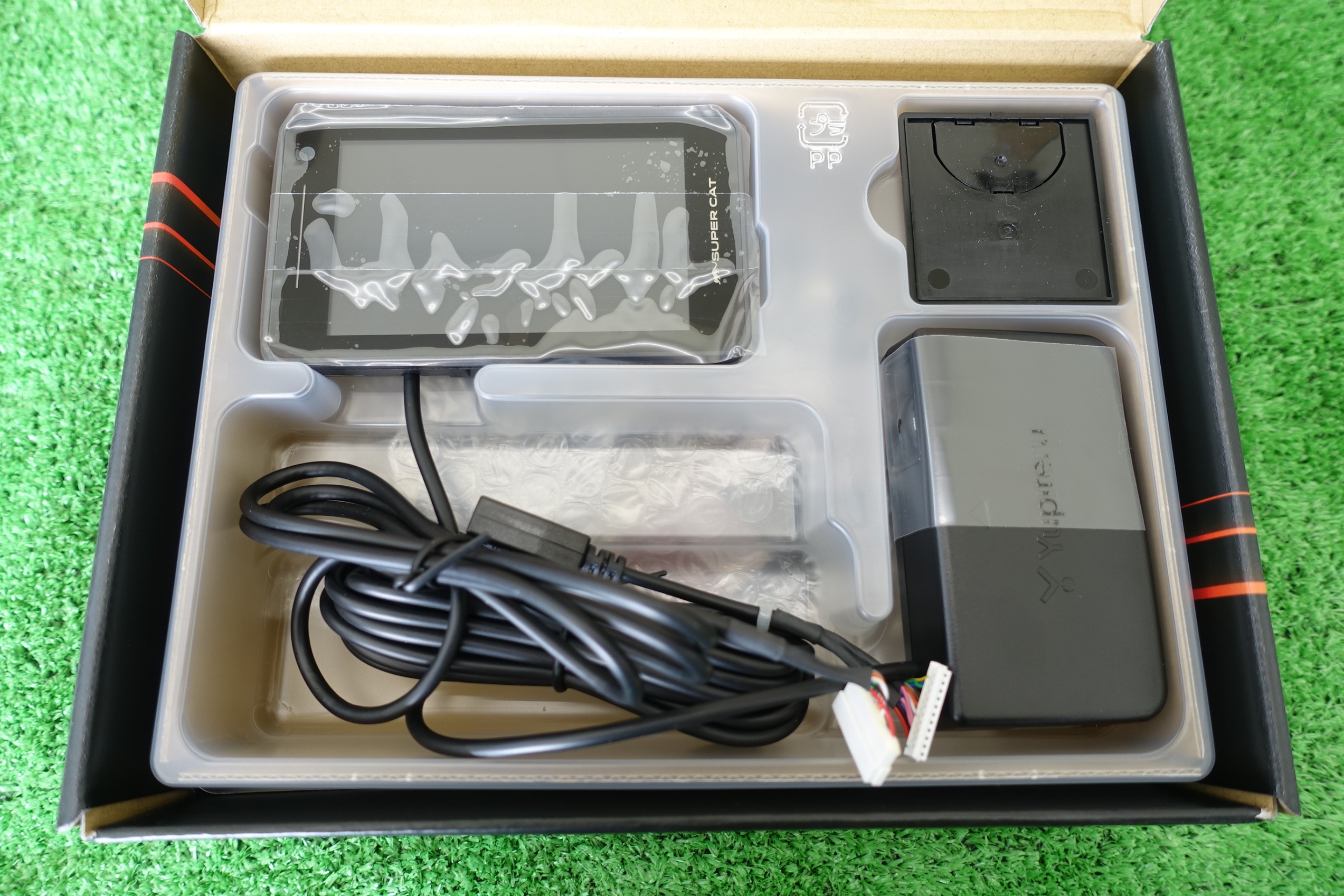 操作性と視認性にこだわって、こんな場所に取り付けました！ホンダ ZR-V（RZ5）に「ユピテル MSSS対応 レーザー＆レーダー探知機 ...