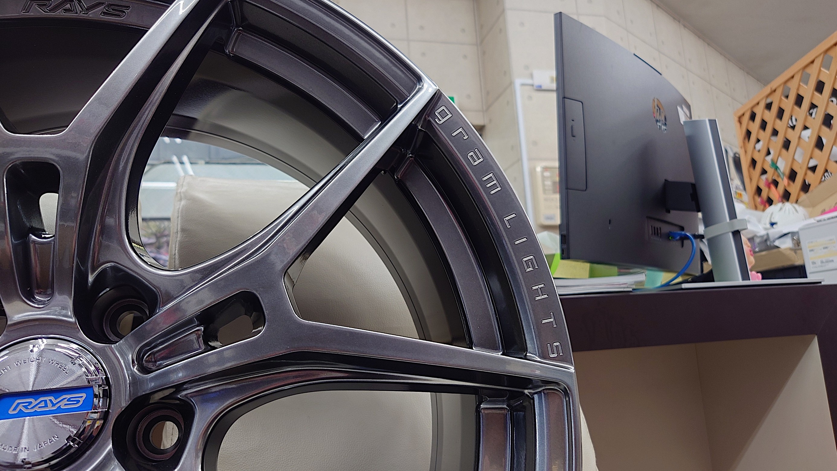 RAYS（レイズ） gram LIGHTS（グラムライツ）57FXZ LIMITED EDITION が顔見せに来店しました ♪ | トヨタ アルファード ホイール タイヤ > タイヤ ...