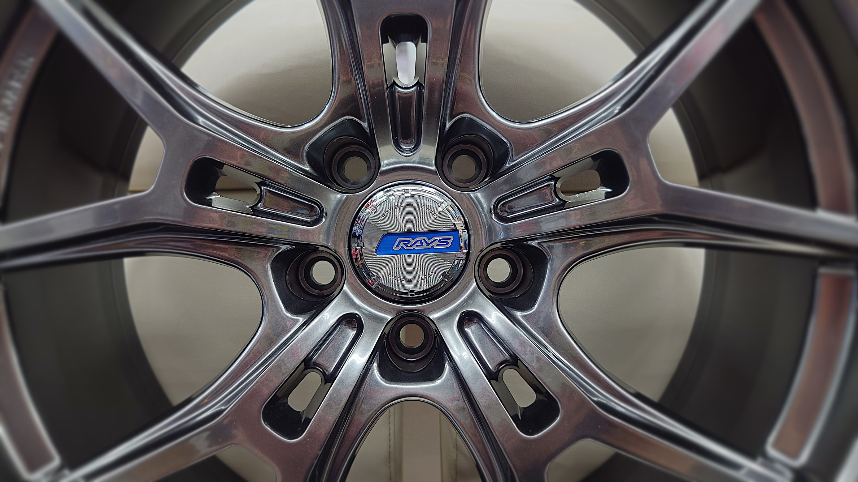 RAYS（レイズ） gram LIGHTS（グラムライツ）57FXZ LIMITED EDITION が顔見せに来店しました ♪ | トヨタ アルファード ホイール タイヤ > タイヤ ...