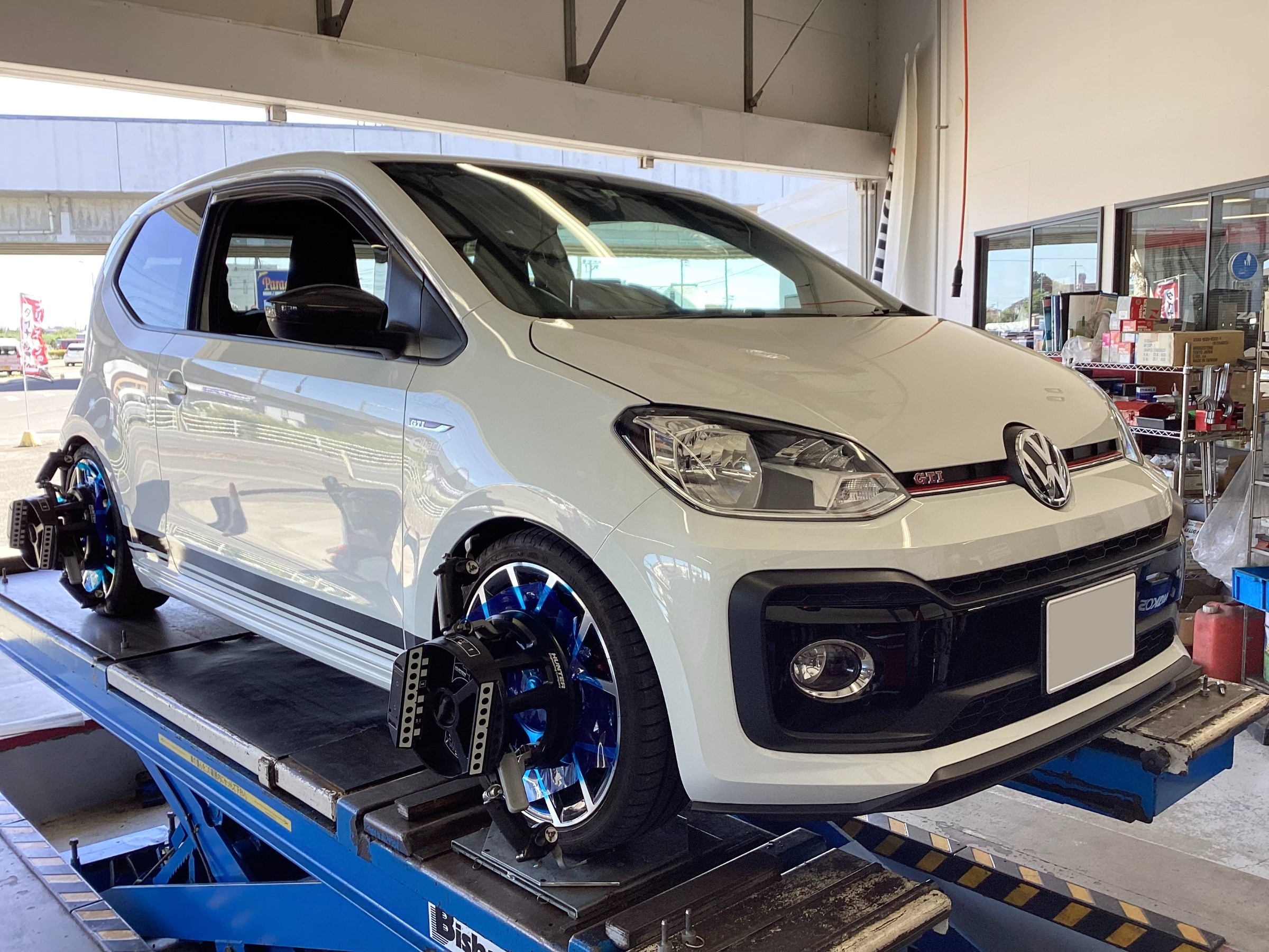 VW up！ GTI AADKR 車高調＆マフラー取り付けます！ | フォルクスワーゲン アップ！GTI 足まわり（サスペンション・ブレーキ） | カスタマイズ別ショーケース | コクピット ...