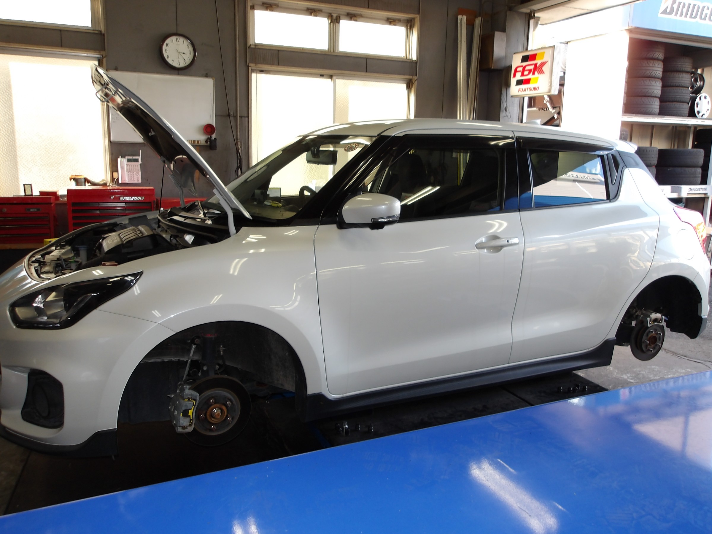 スイフトスポーツ（ZC33S）TMスクエア製ストリートスポーツブレーキパッド装着。 | スズキ スイフトスポーツ 足まわり（サスペンション・ブレーキ） 足まわり（サスペンション・ブレーキ ...